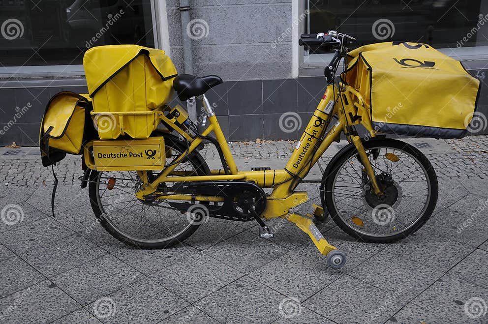 De Fiets Van Deutschepost_mail Redactionele Stock Afbeelding - Image of ...