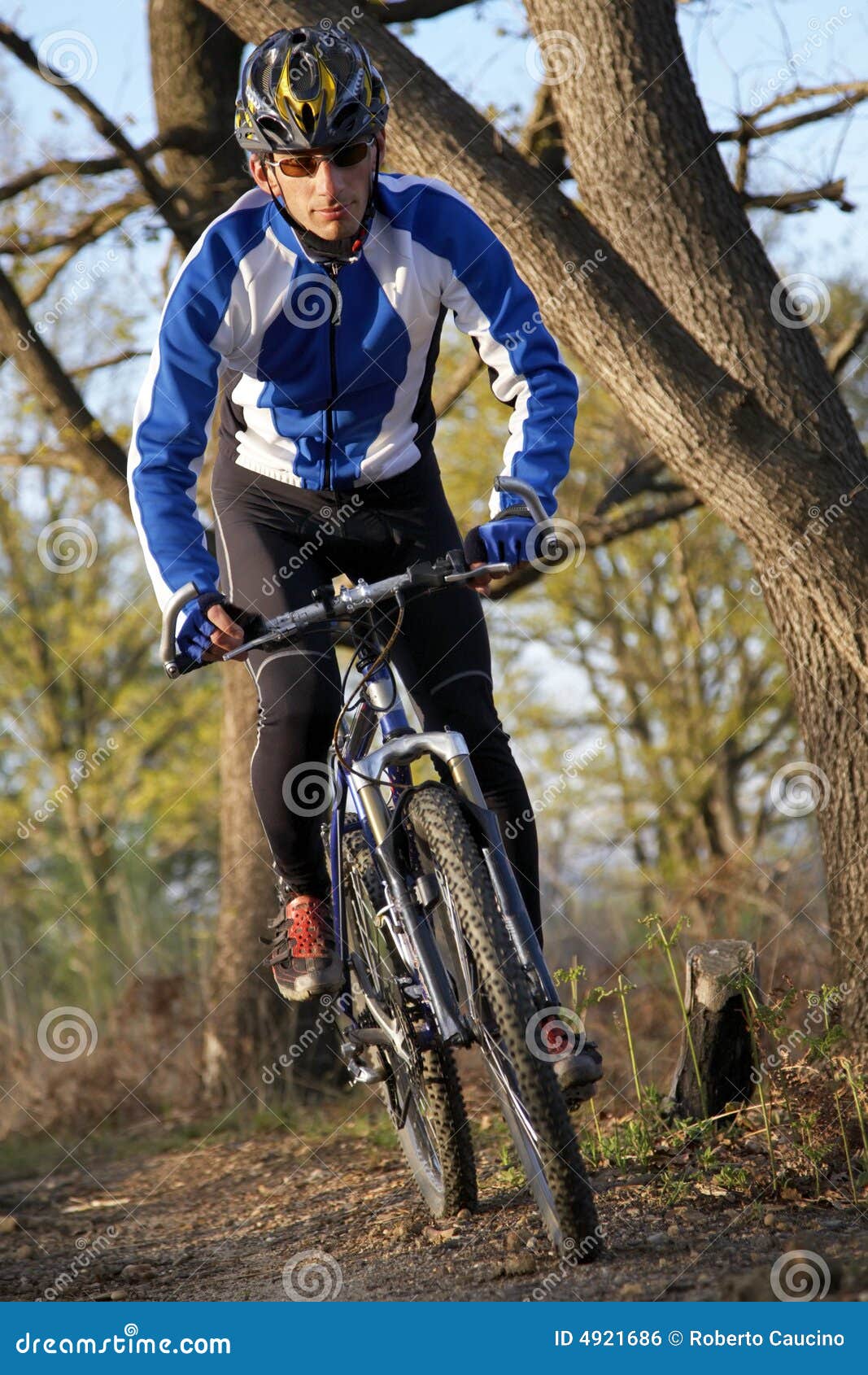 De fietser van de berg stock foto. Image of fietser, fietsen - 4921686