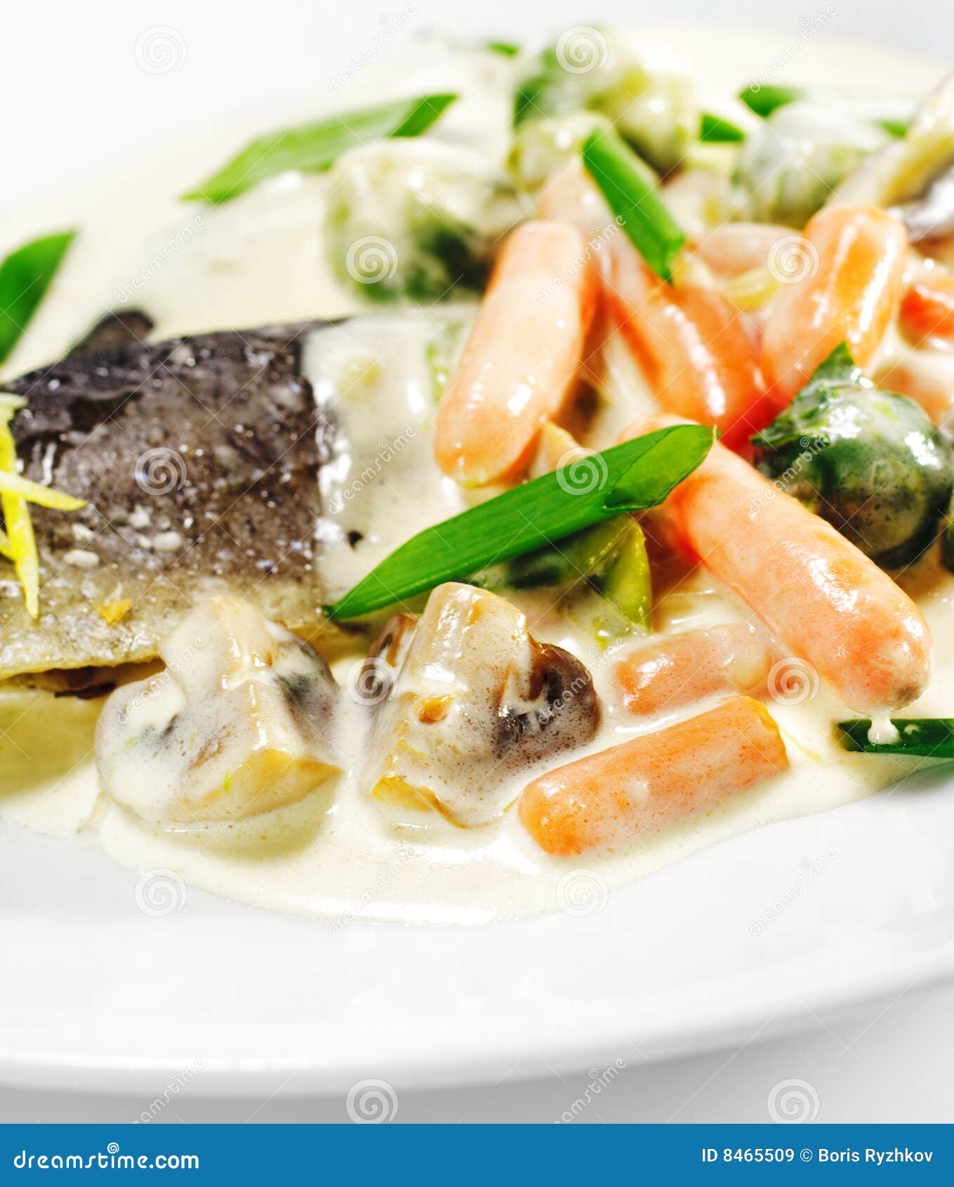 De Filet Van De Forel Met Groente Stock Afbeelding - Image of schotel ...