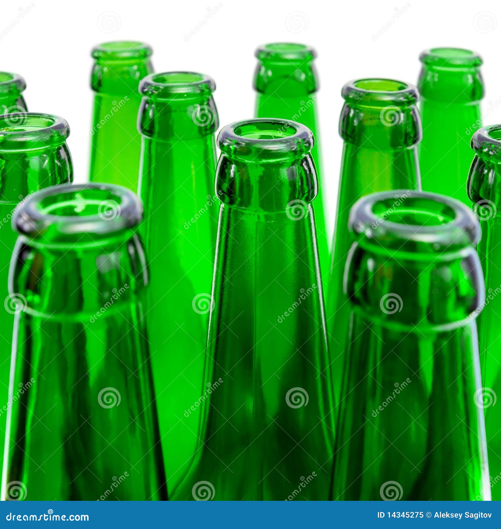 De Flessen Van Het Bier Groen Glas Stock Afbeelding - Image of ...