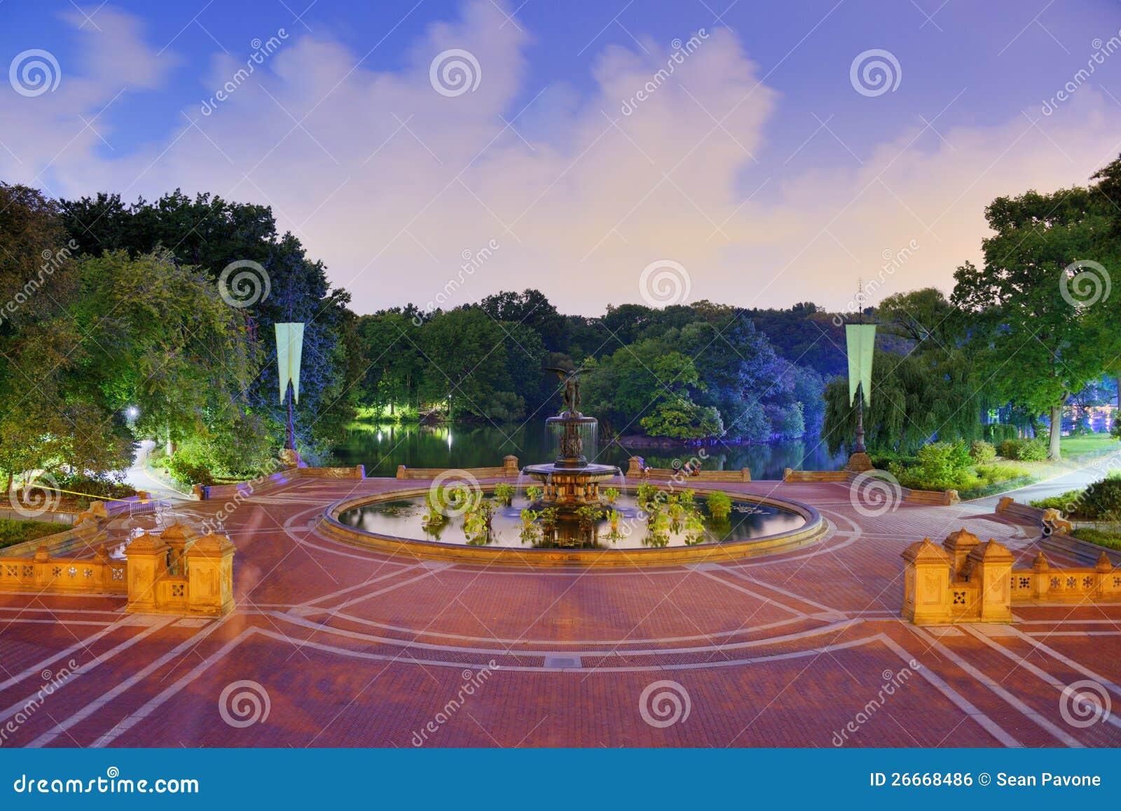 De Fontein Van Het Central Park Stock Foto - Image of bethesda ...