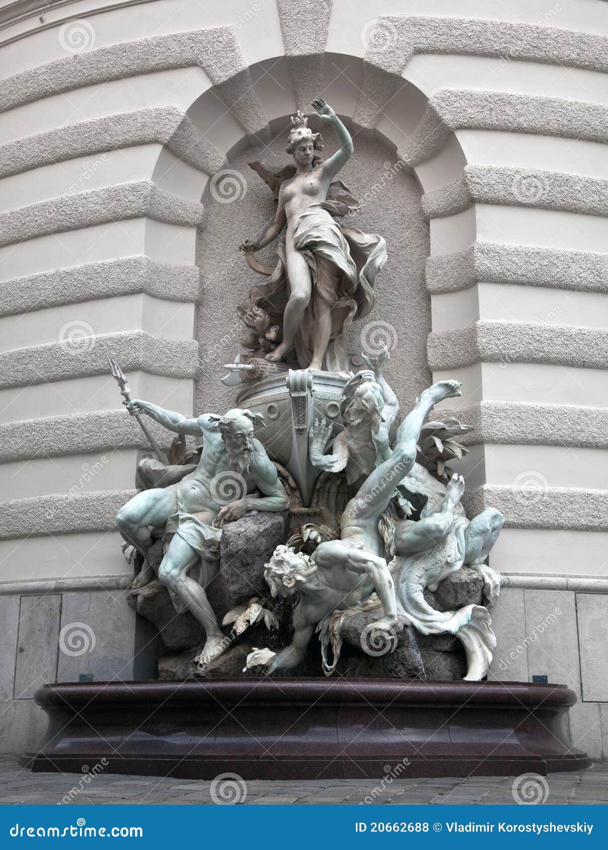 De Fontein Van Michaelplatz Stock Foto - Image of standbeeld ...