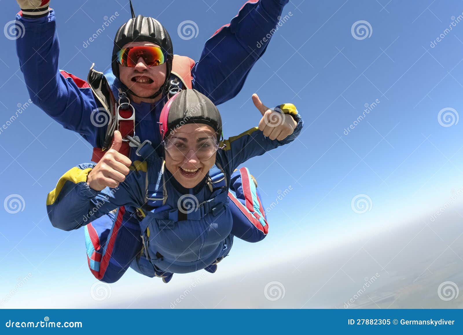 De Foto Van Skydiving. Achter Elkaar. Stock Afbeelding - Image of sport ...
