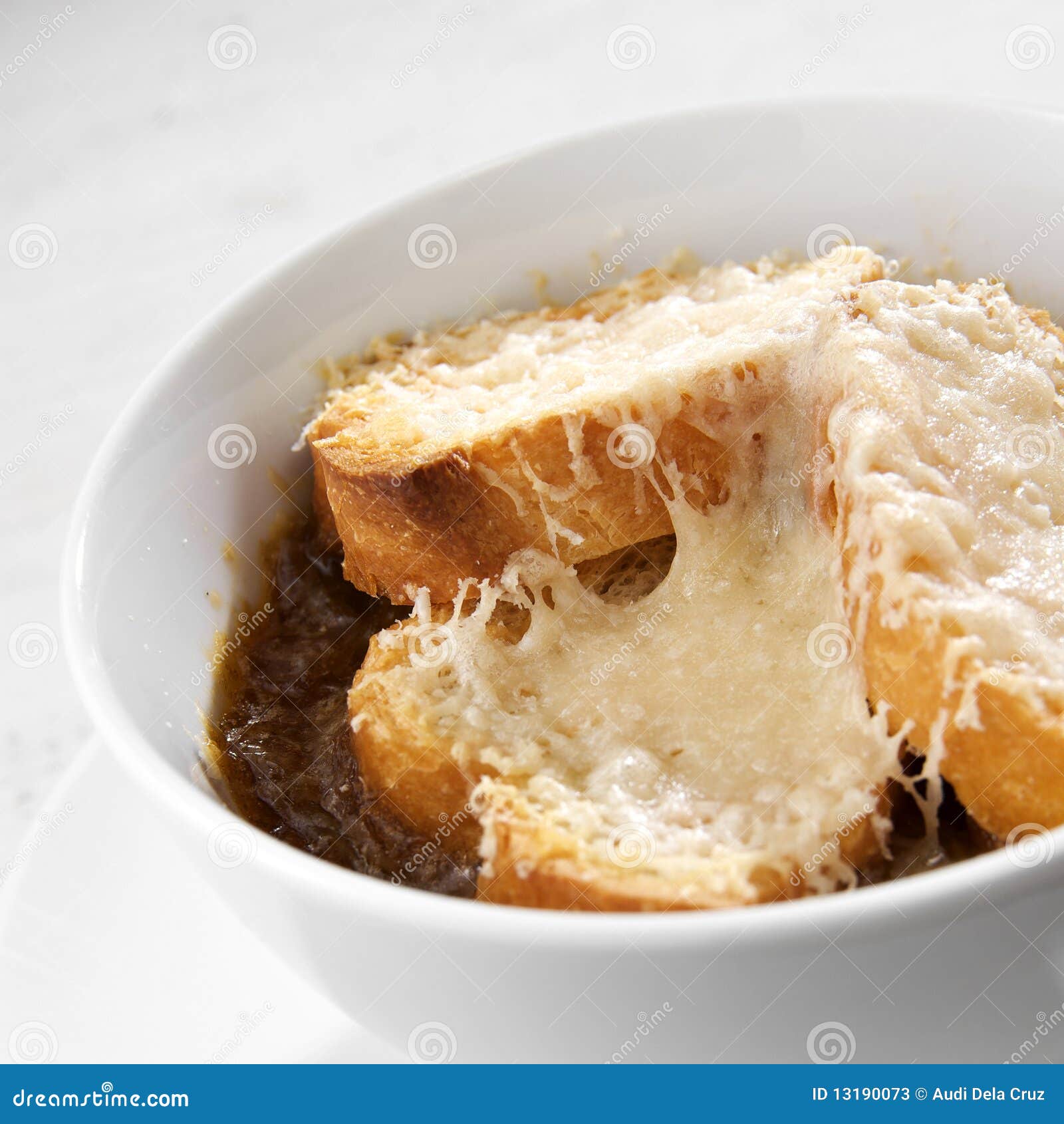 De Franse Soep van de Ui stock afbeelding. Image of lunch - 13190073