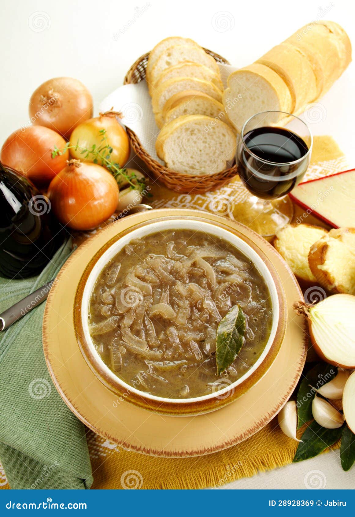 De Franse Soep van de Ui stock afbeelding. Image of smaakstof - 28928369