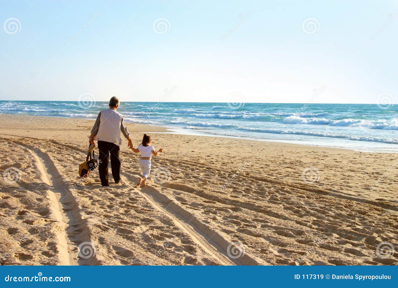 De gang van het strand stock afbeelding. Image of grootvader - 117319
