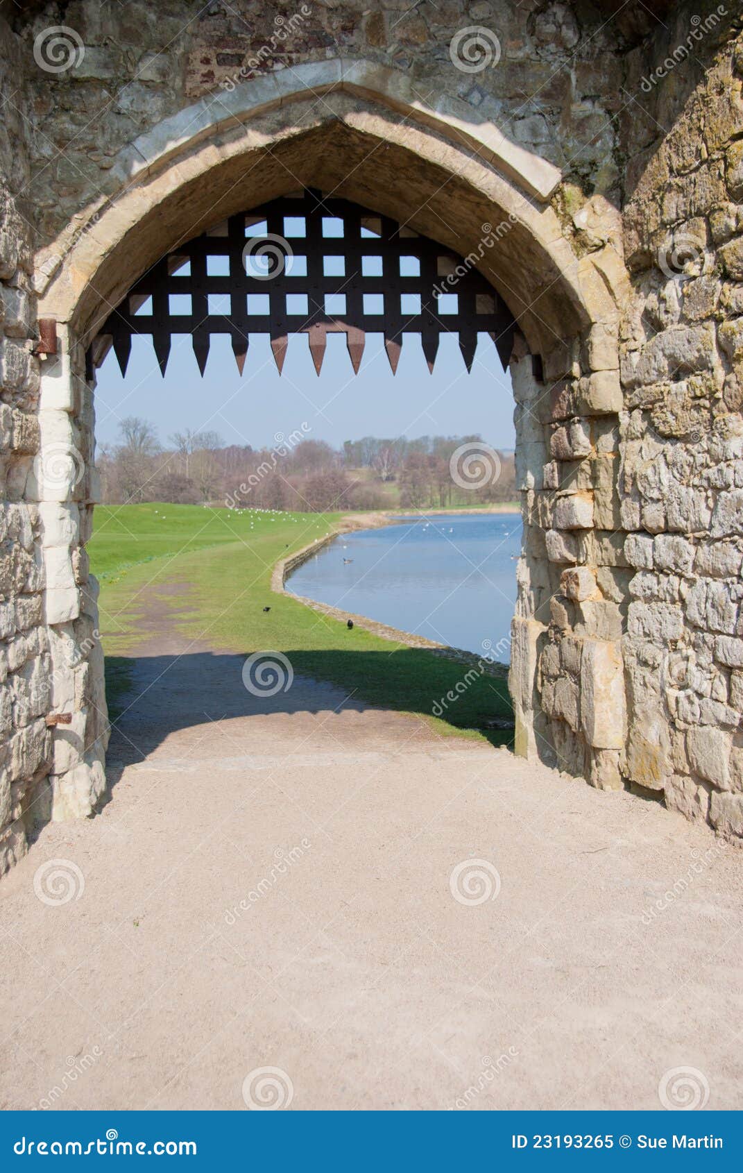 De Gateway Van Het Kasteel Van Leeds Stock Afbeelding - Image of gebouw ...