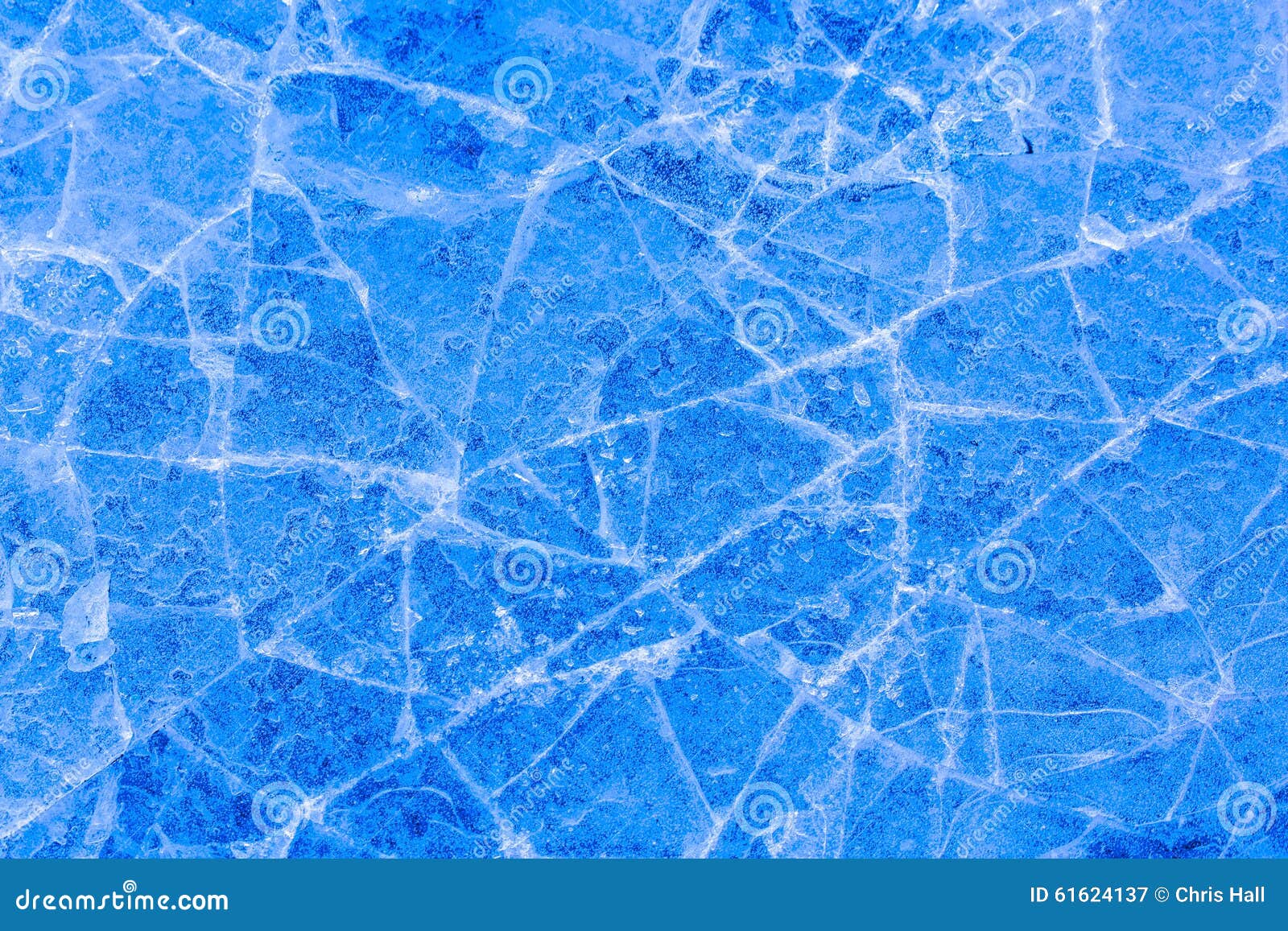 De Gebarsten Achtergrond Van De Ijs Heldere Blauwe Textuur Stock ...