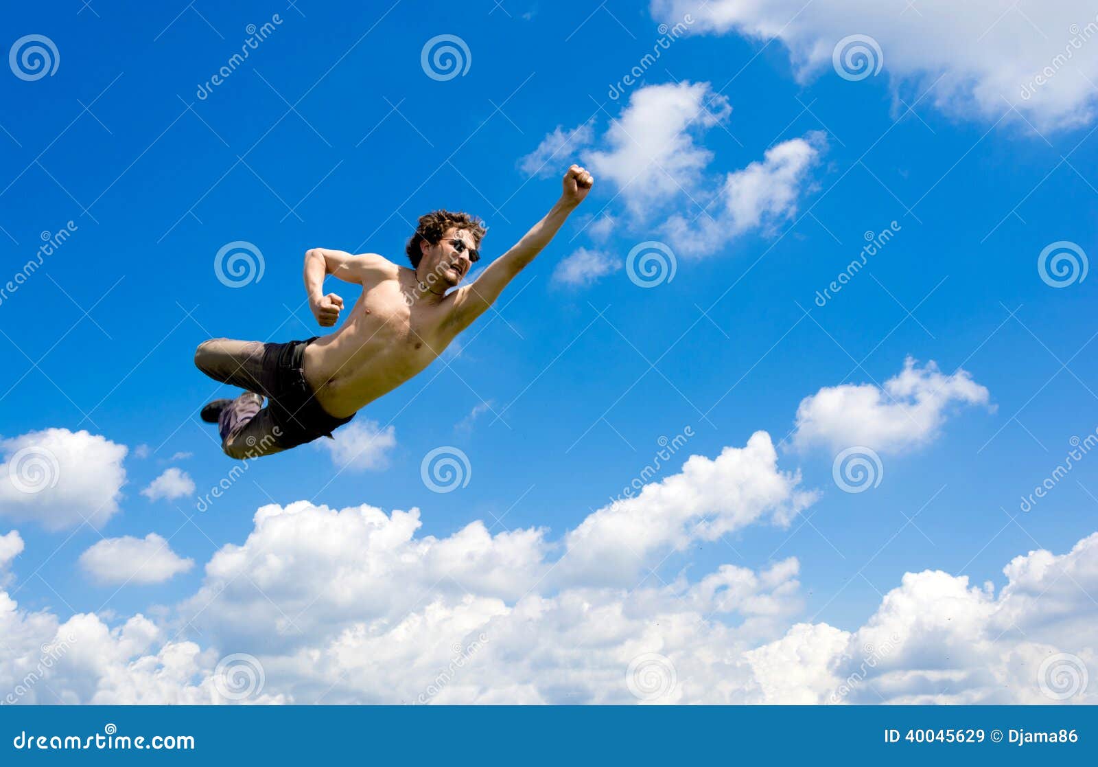 De Gekke Vliegende Man in Wolken Stock Afbeelding - Image of lucht ...