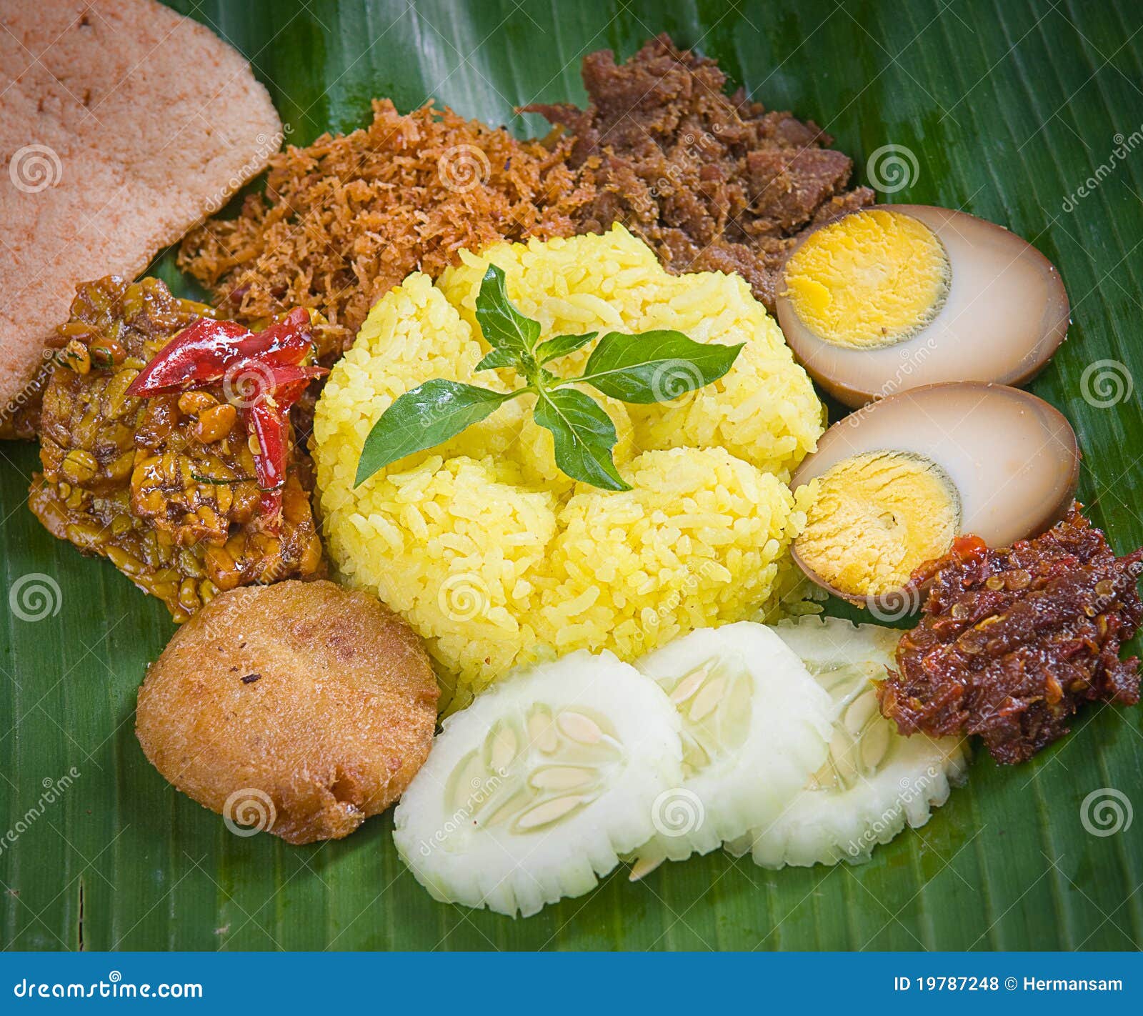 De Gele Rijst Van Indonesië Stock Foto - Image of kokosnoot ...