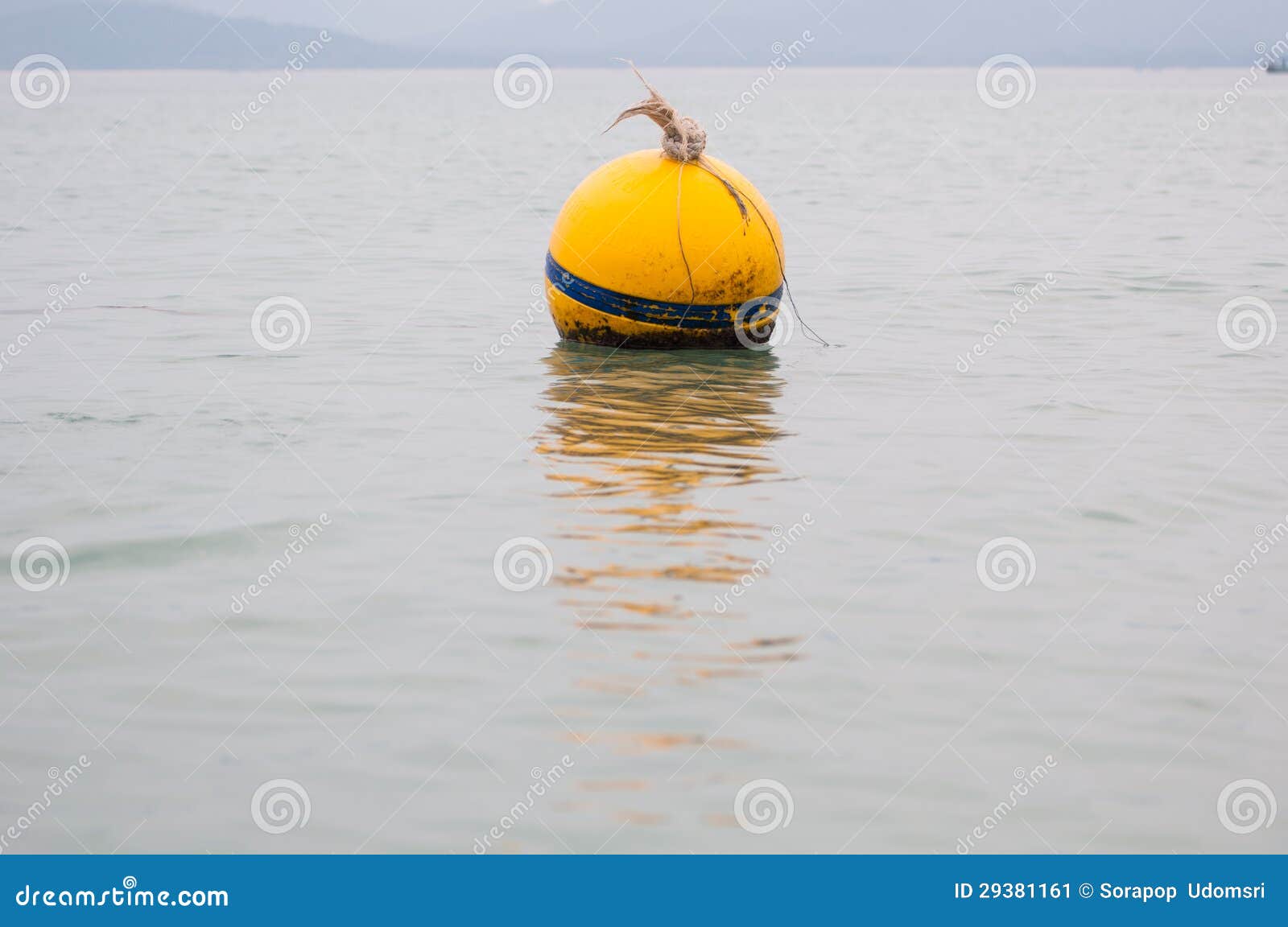 De Gele Vlotters Van De Boei Stock Afbeelding - Image of boei, geel ...