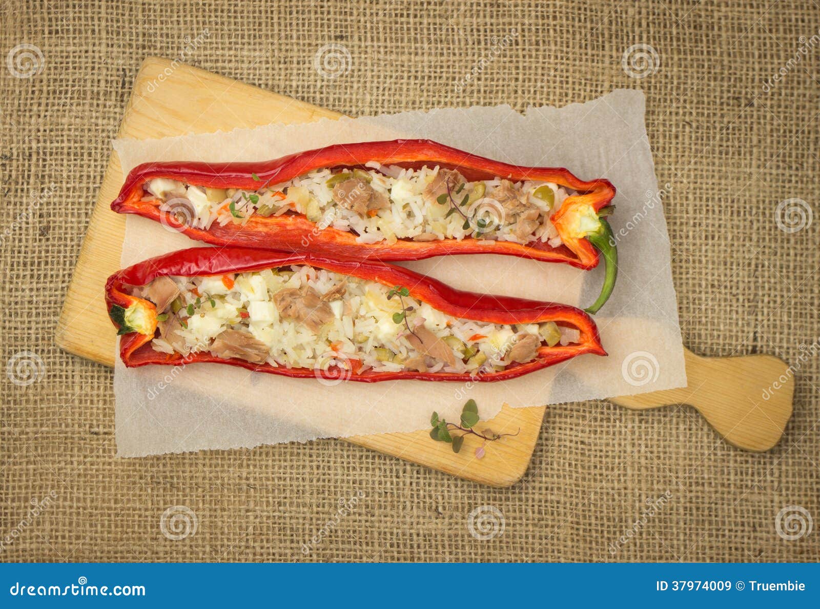 De Gevulde Peper Van Ramiro Met Vissen Stock Afbeelding - Image of ...