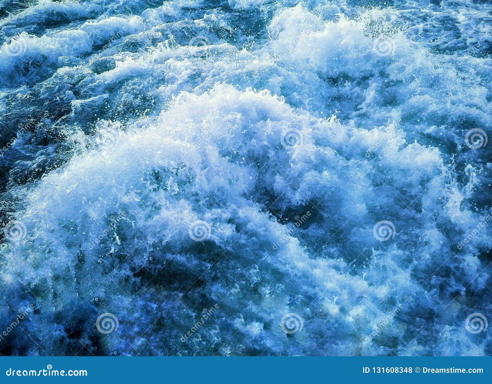 De Golvenblauw Van De Waterstroom Stock Foto - Image of mooi, overzees ...