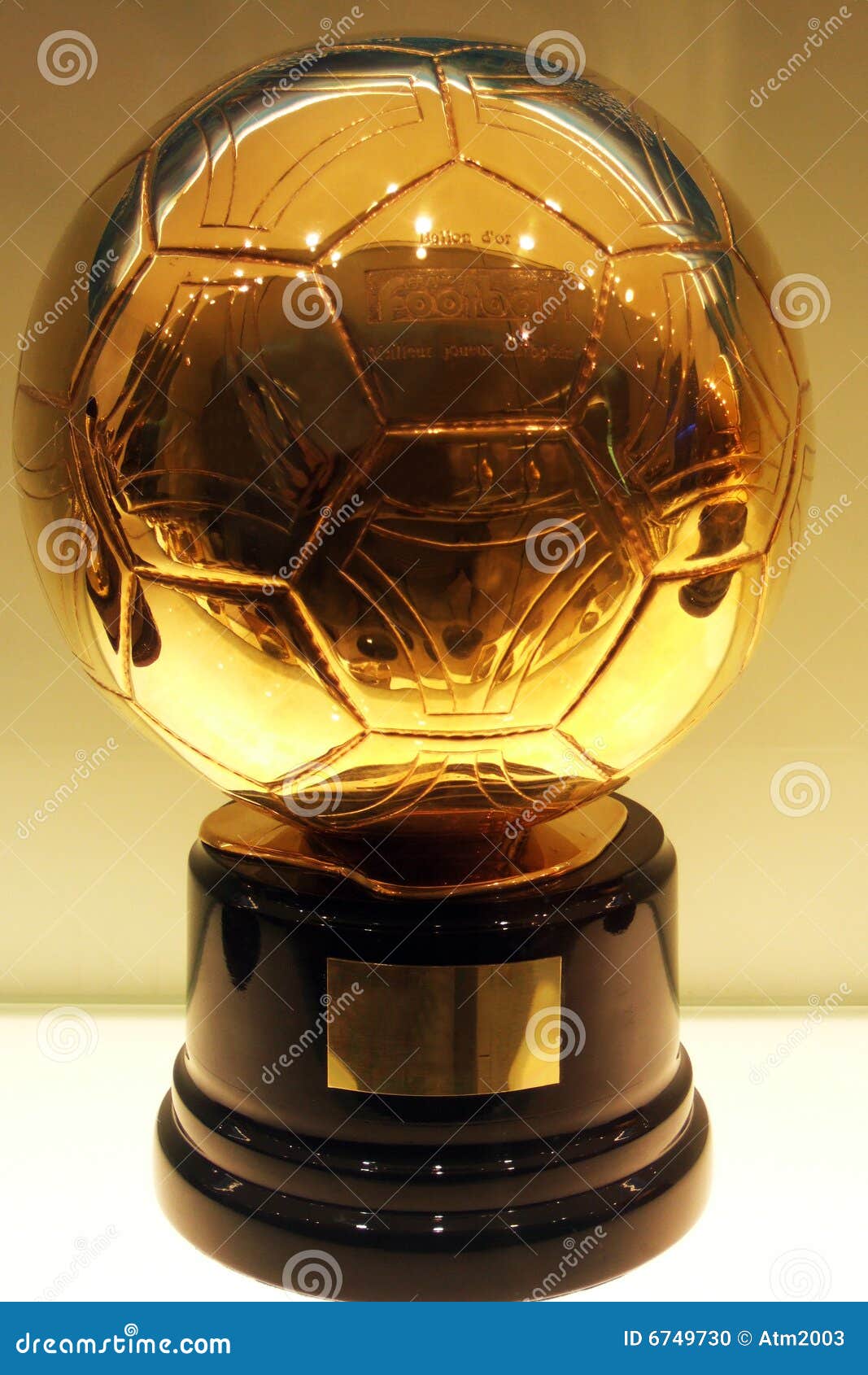 De gouden Voetbal redactionele afbeelding. Image of gebied - 6749730