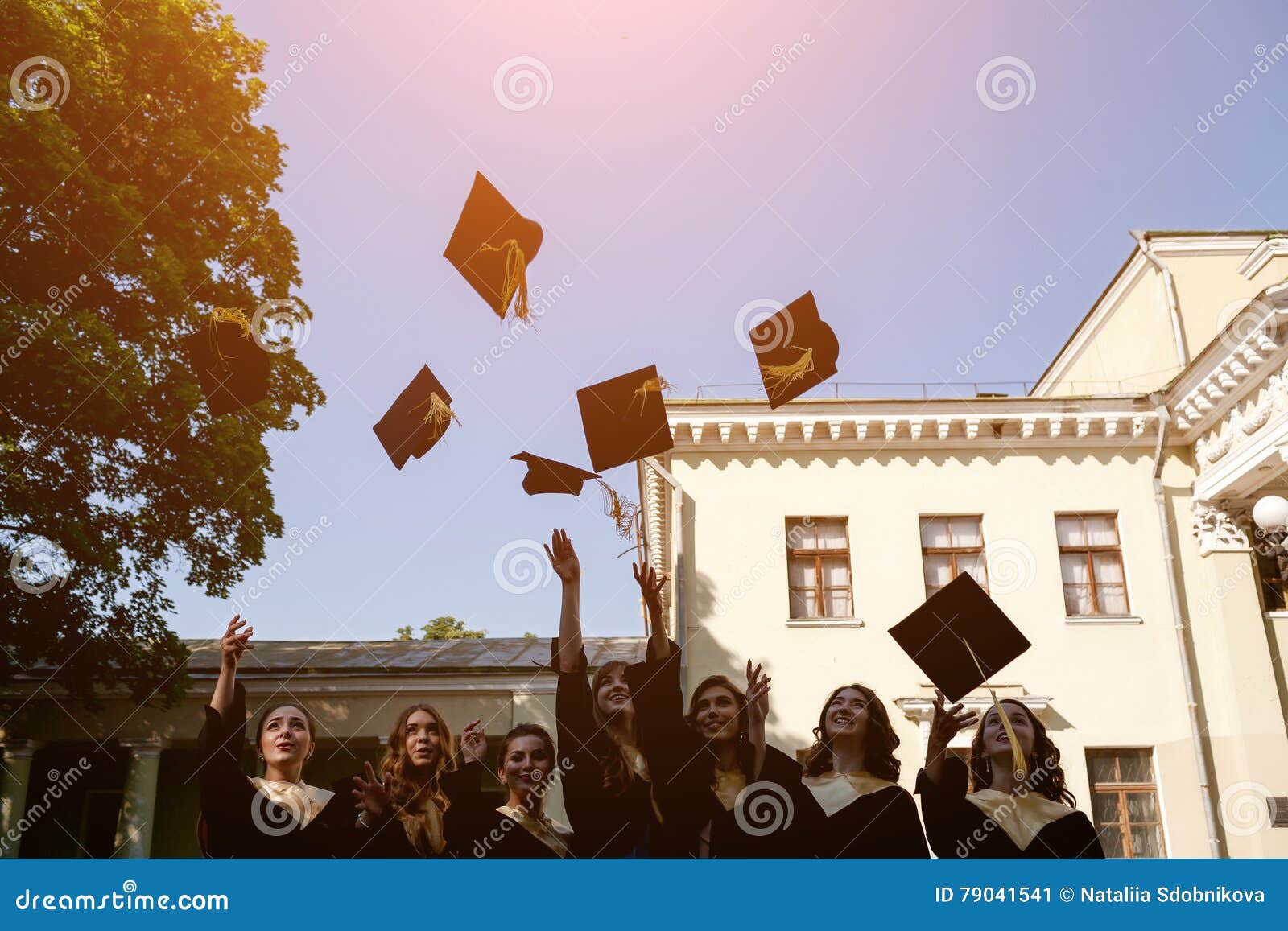 De Graduatie Van Diversiteitsstudenten Stock Afbeelding - Image of ...
