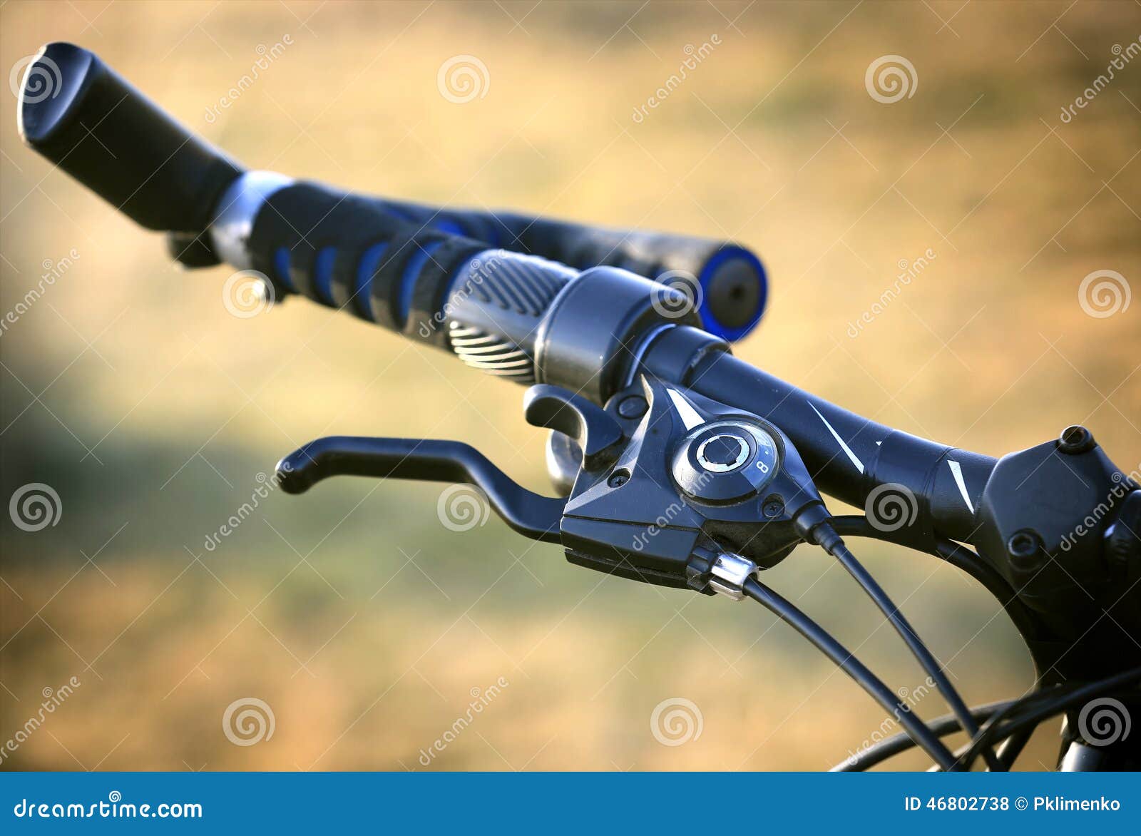 De greep van de fietsrem stock foto. Image of vervoer - 46802738