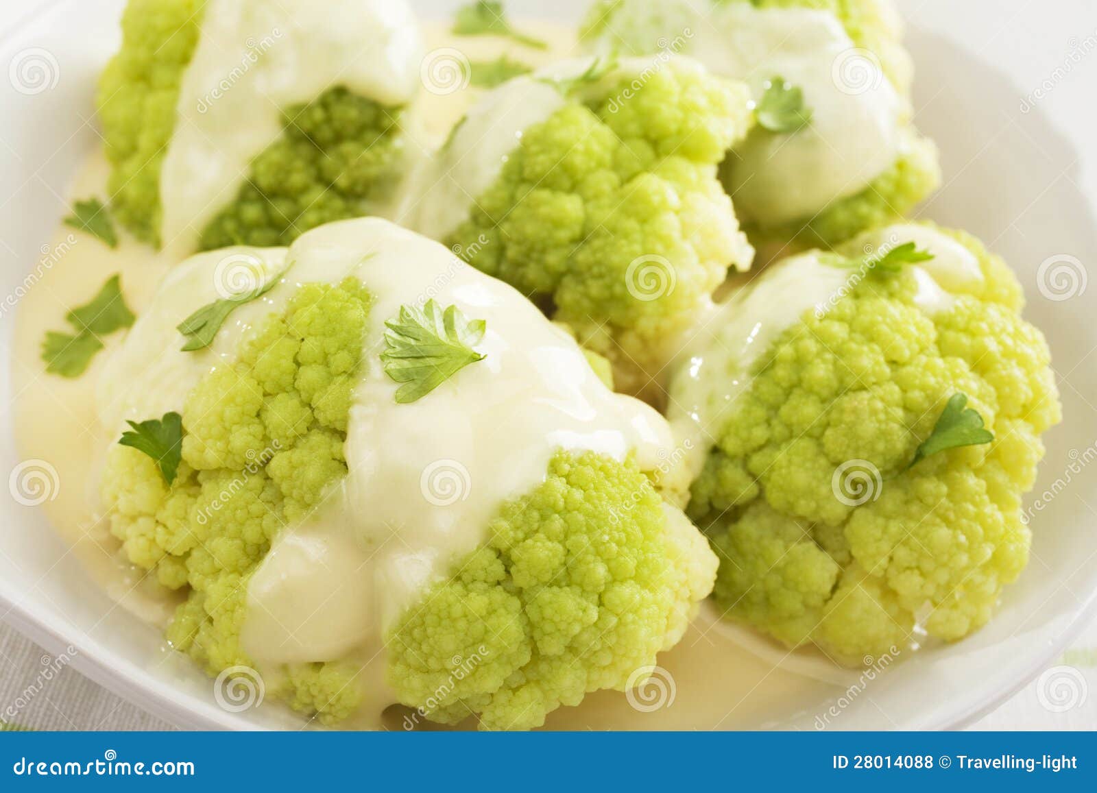 De Groene Kaas Van De Bloemkool Stock Foto - Image of saus, kleur: 28014088