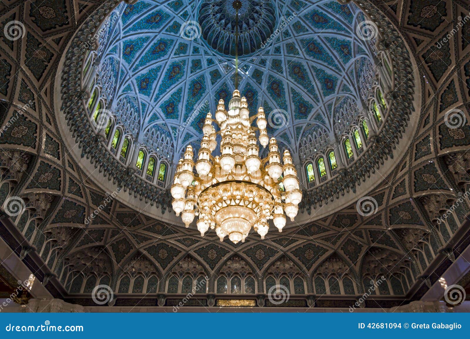 De Grote Kroonluchter Van De Moskee Stock Foto - Image of groot, helder ...