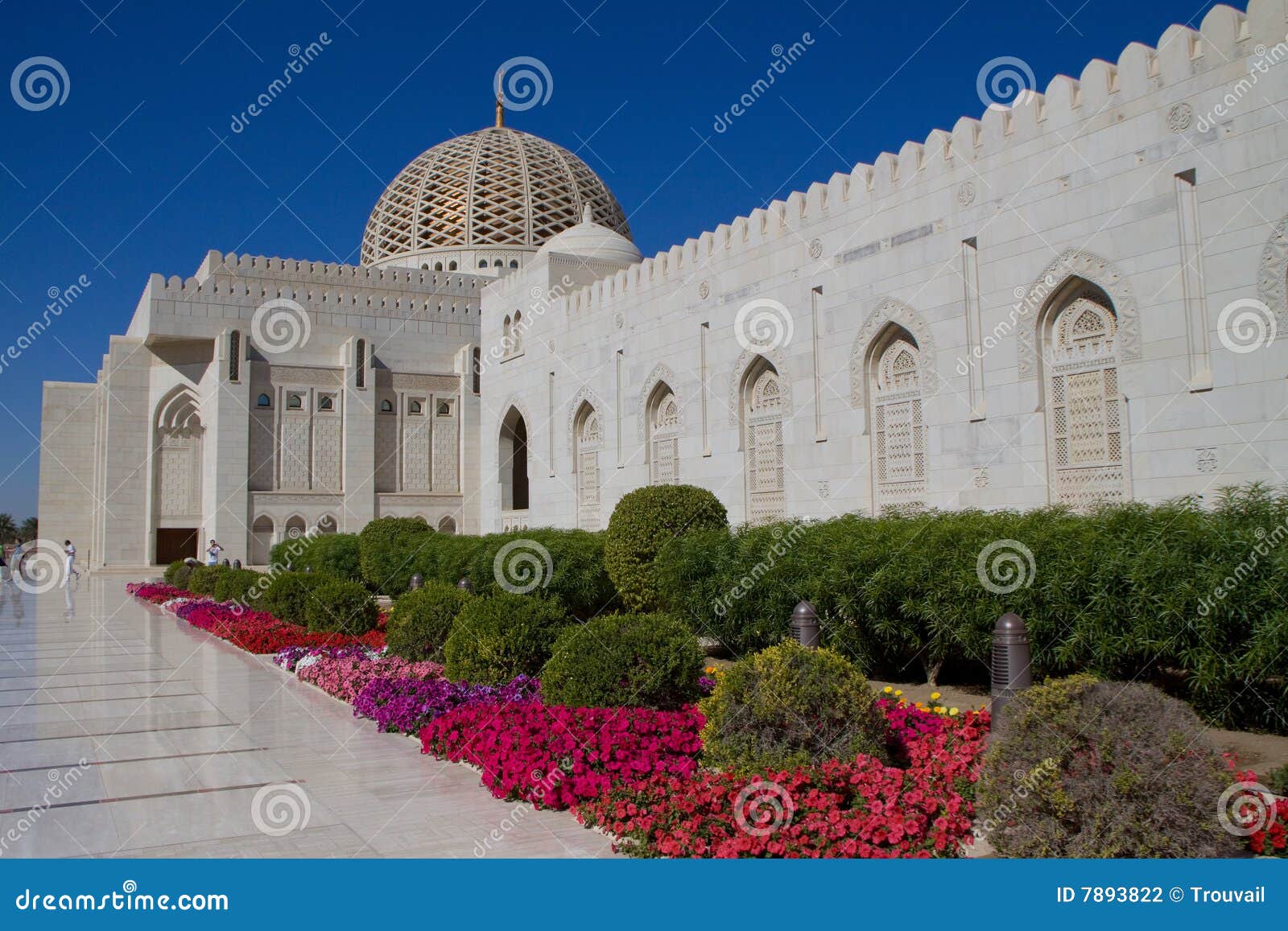 De Grote Moskee Van Qaboos Van De Sultan in Muscateldruif Stock Foto ...