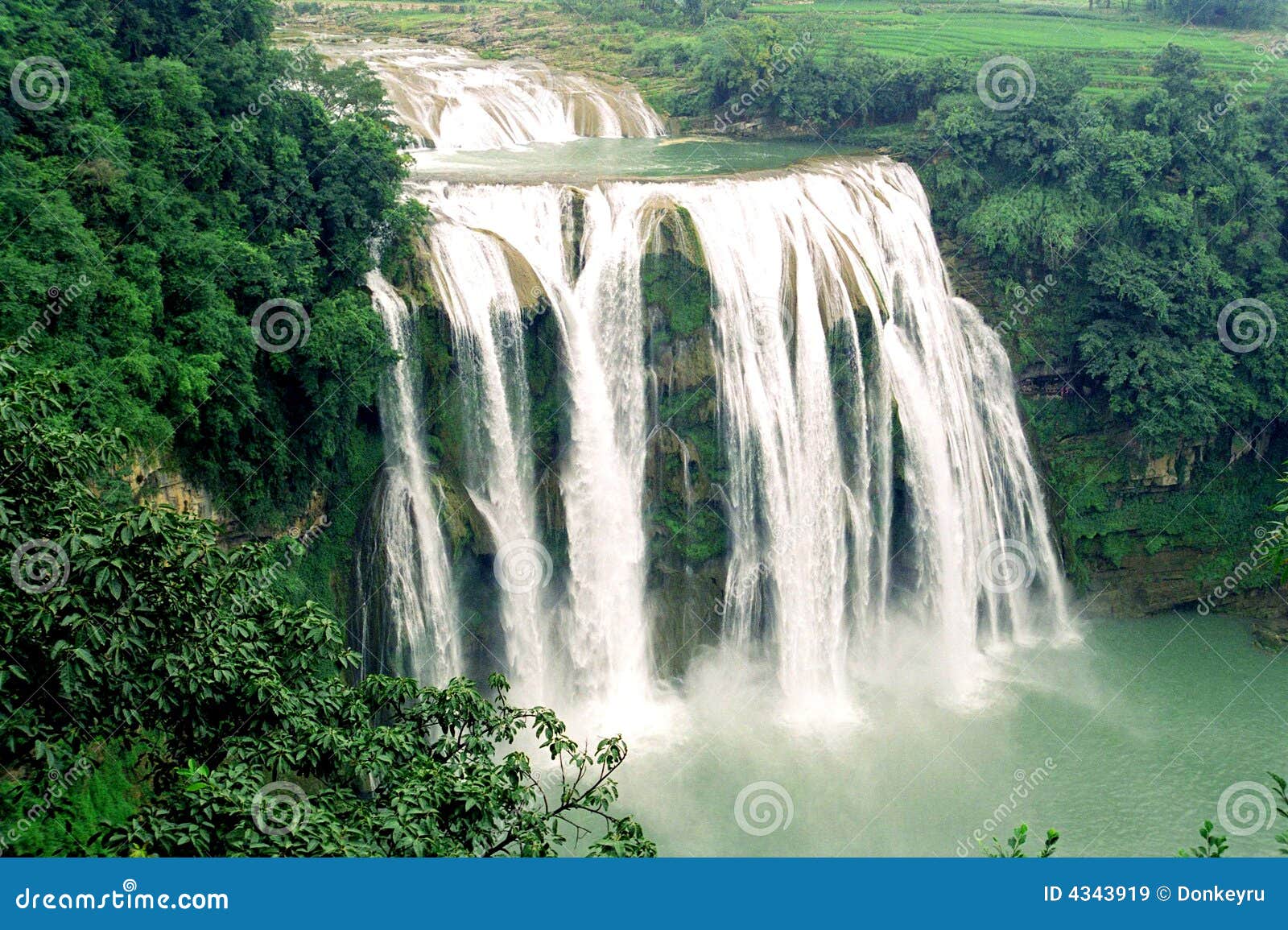 De grote Waterval stock afbeelding. Image of water, vrede - 4343919