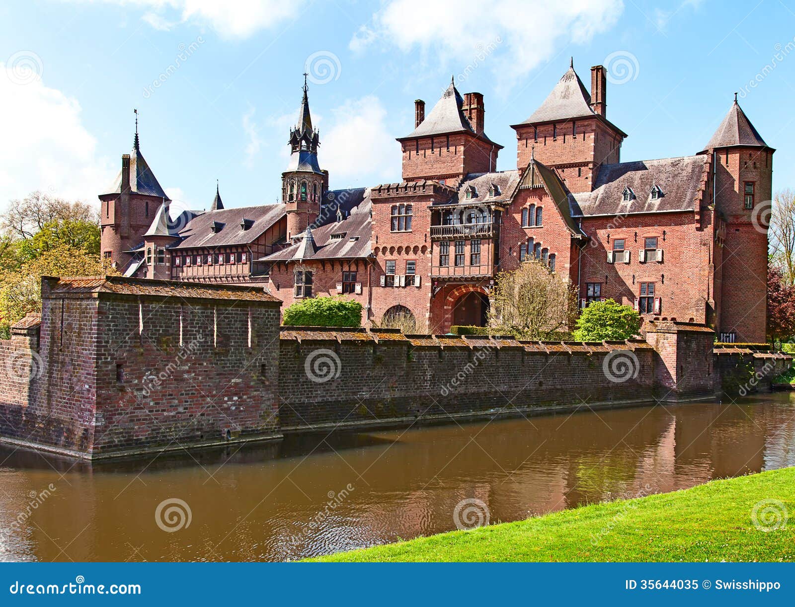 De Haar castle editorial image. Image of history, fortified - 35644035