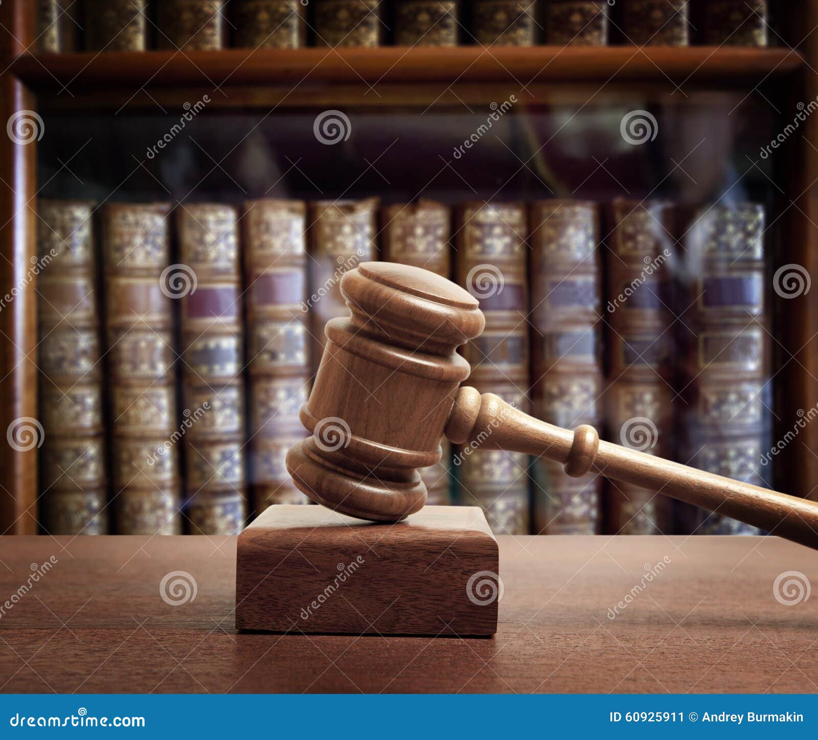 De hamer stock afbeelding. Image of rechtvaardigheid - 60925911