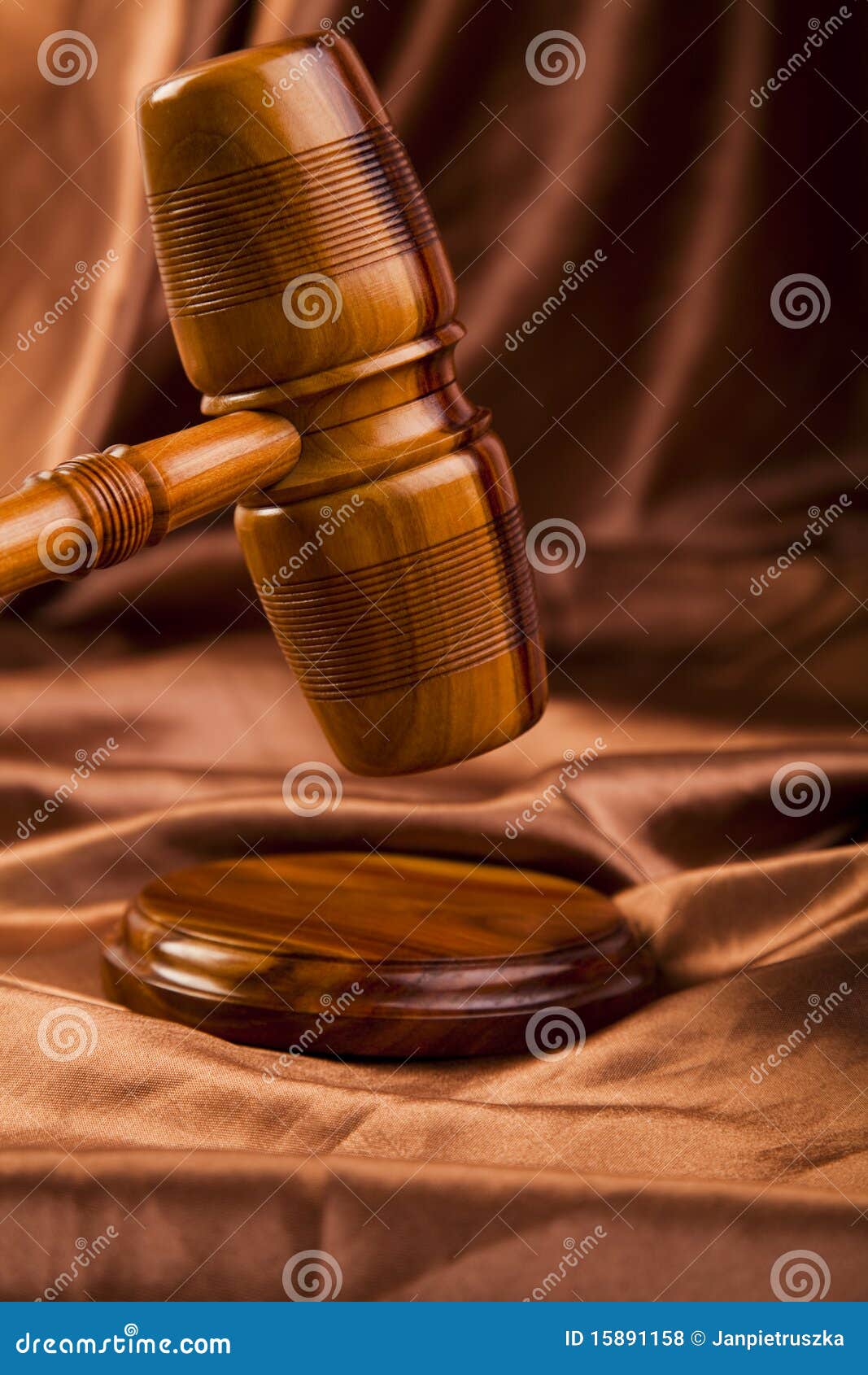 De hamer van de rechter stock foto. Image of straf, rechtvaardigheid ...