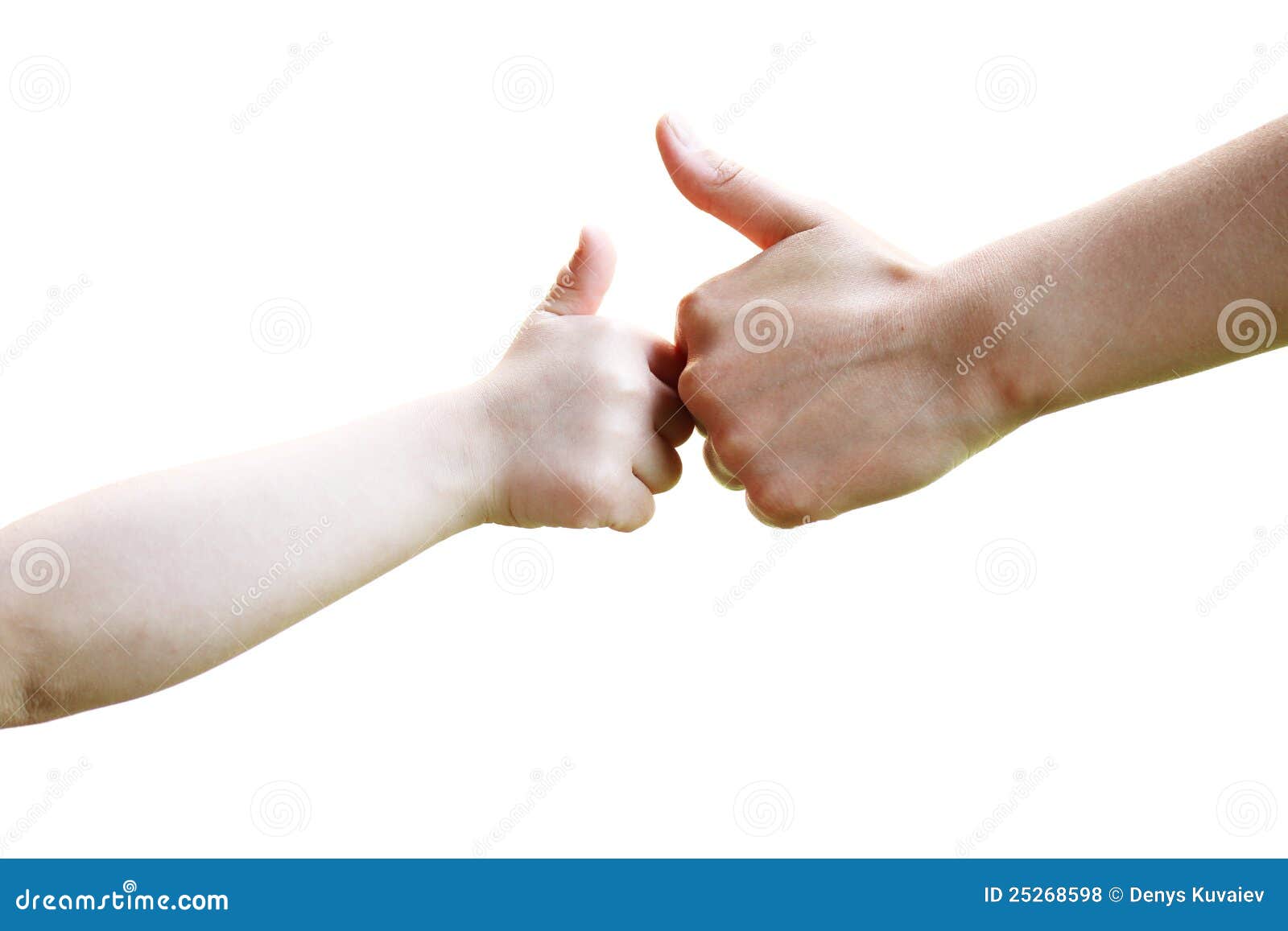 De Handen Van De Volwassene En Van Het Kind. Stock Foto - Image of ...