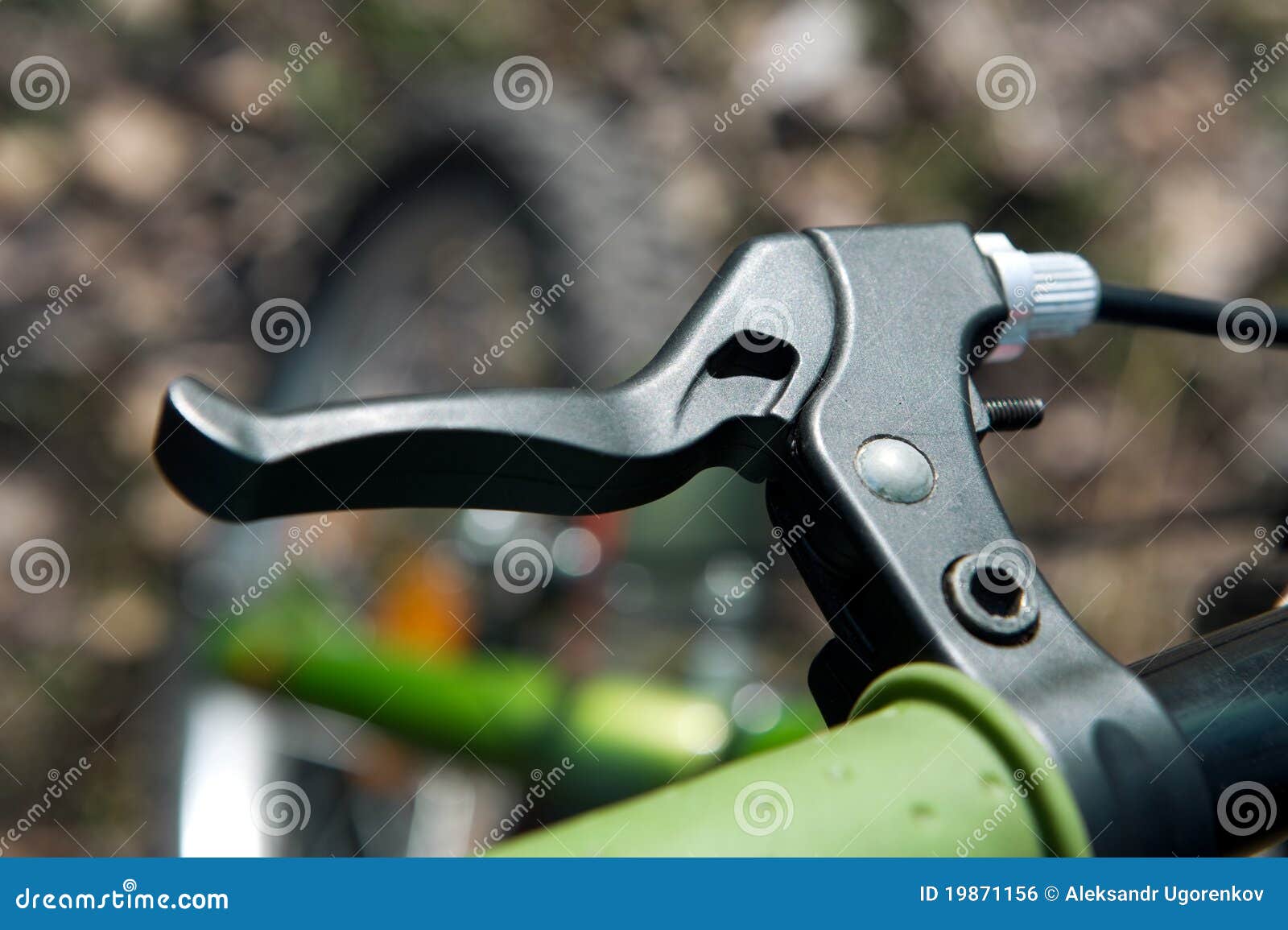 De handrem van de fiets stock foto. Image of vervagen - 19871156