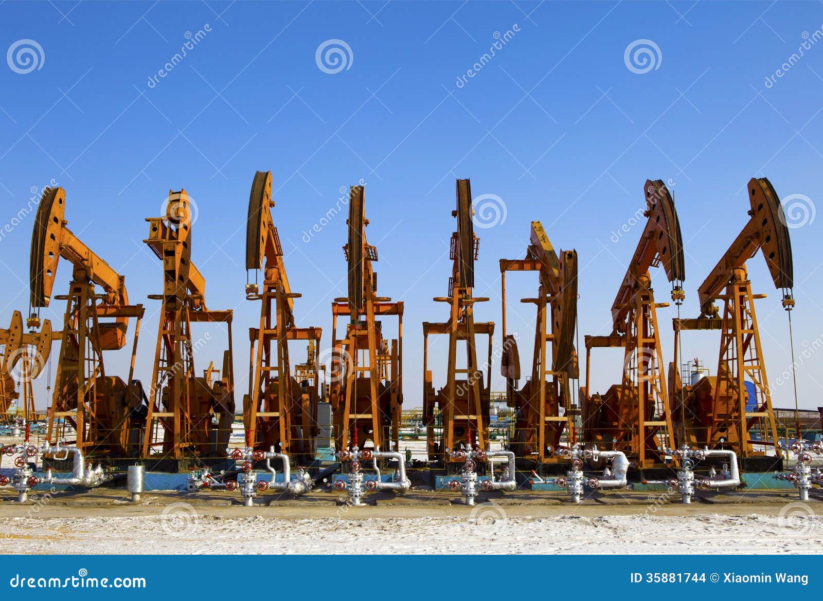 De Hefboom van de oliepomp stock foto. Image of aardolie - 35881744