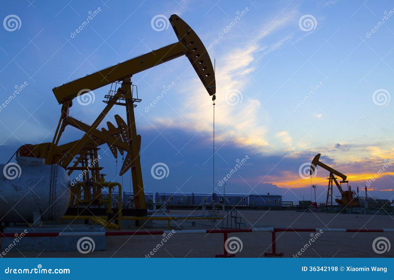 De Hefboom van de oliepomp stock foto. Image of voordeel - 36342198