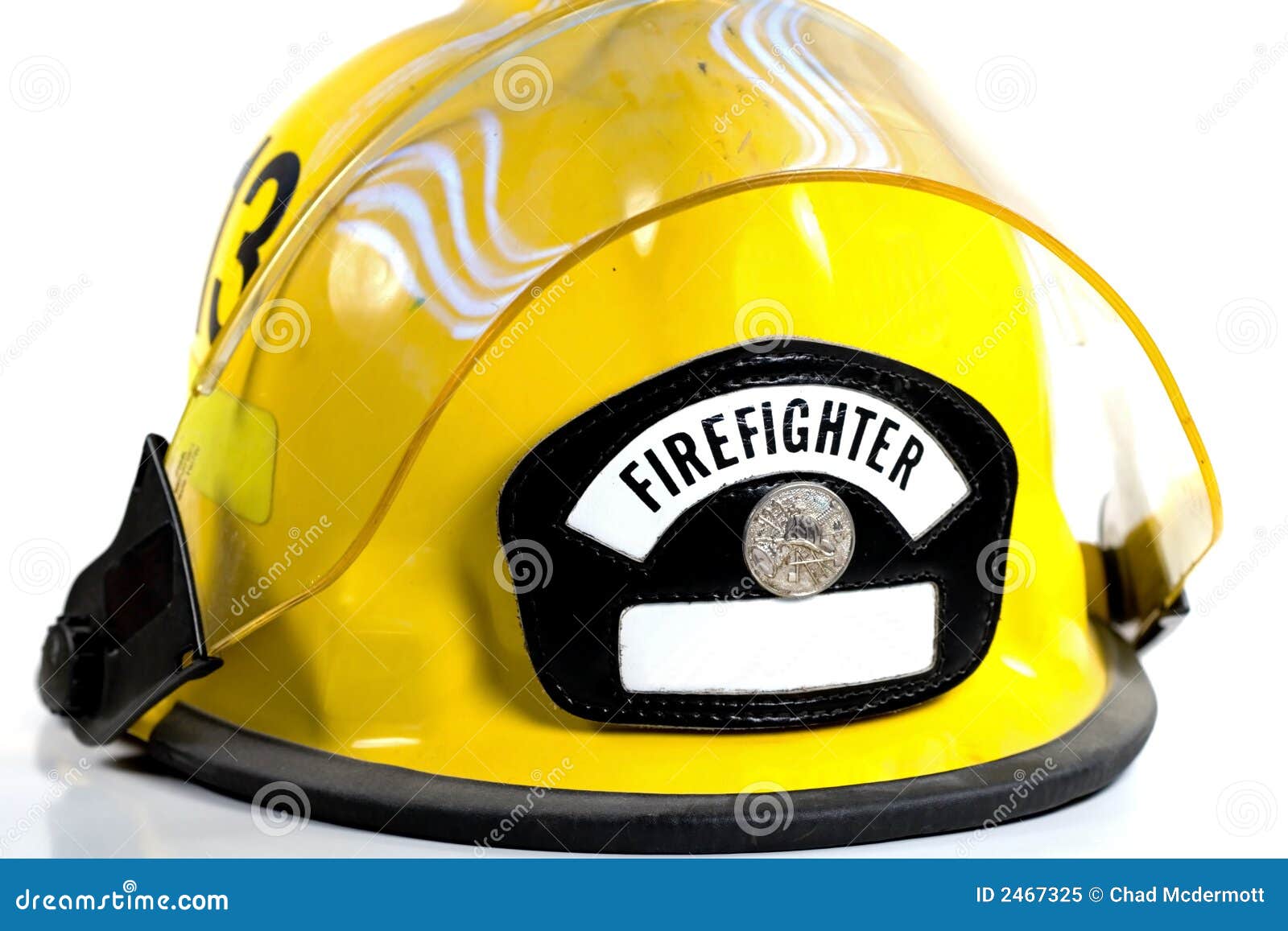 De Helm Van De Brandweerman Stock Afbeelding - Image of kenteken, slang ...