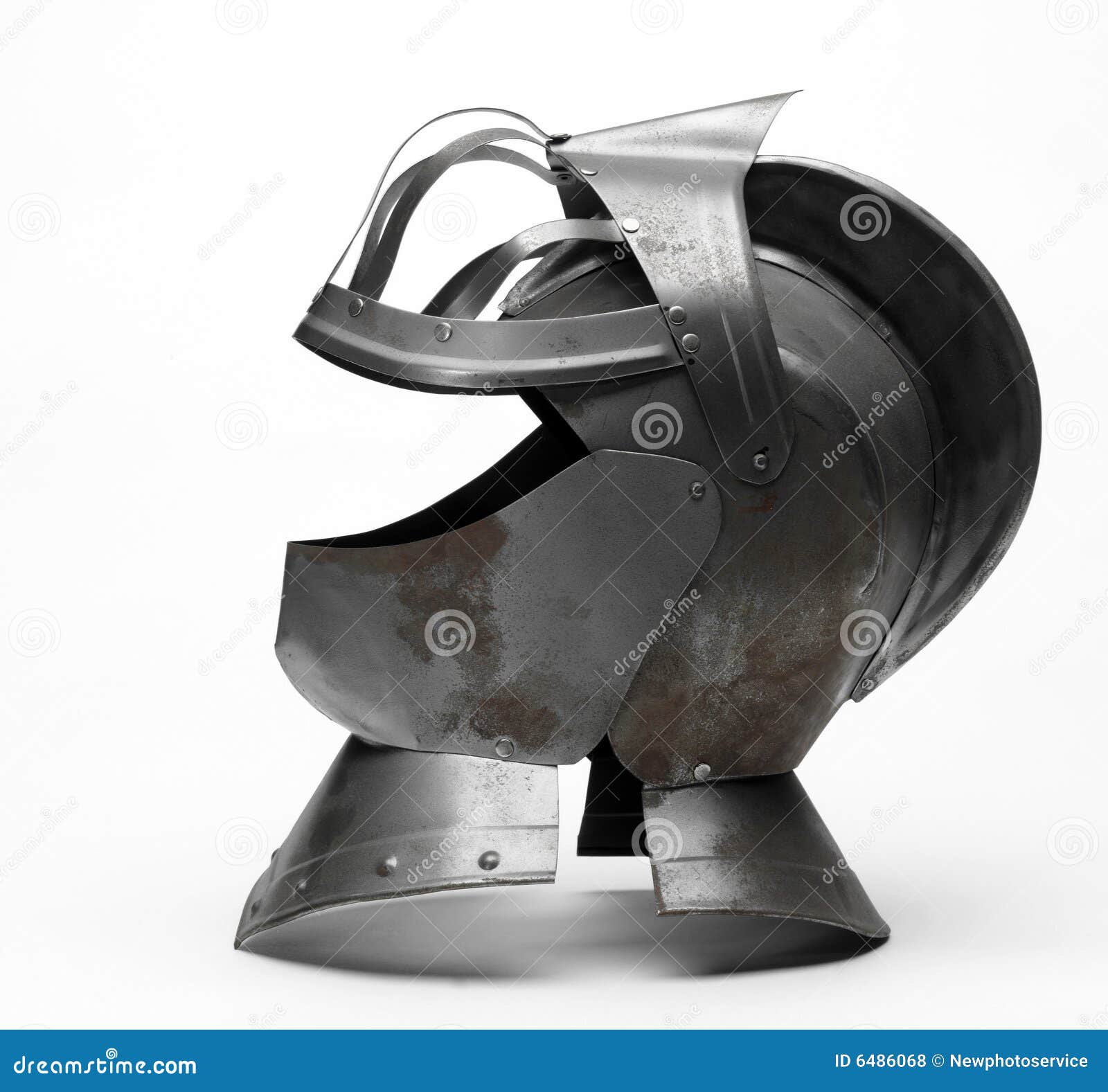 De helm van de ridder stock foto. Image of antiquiteit - 6486068