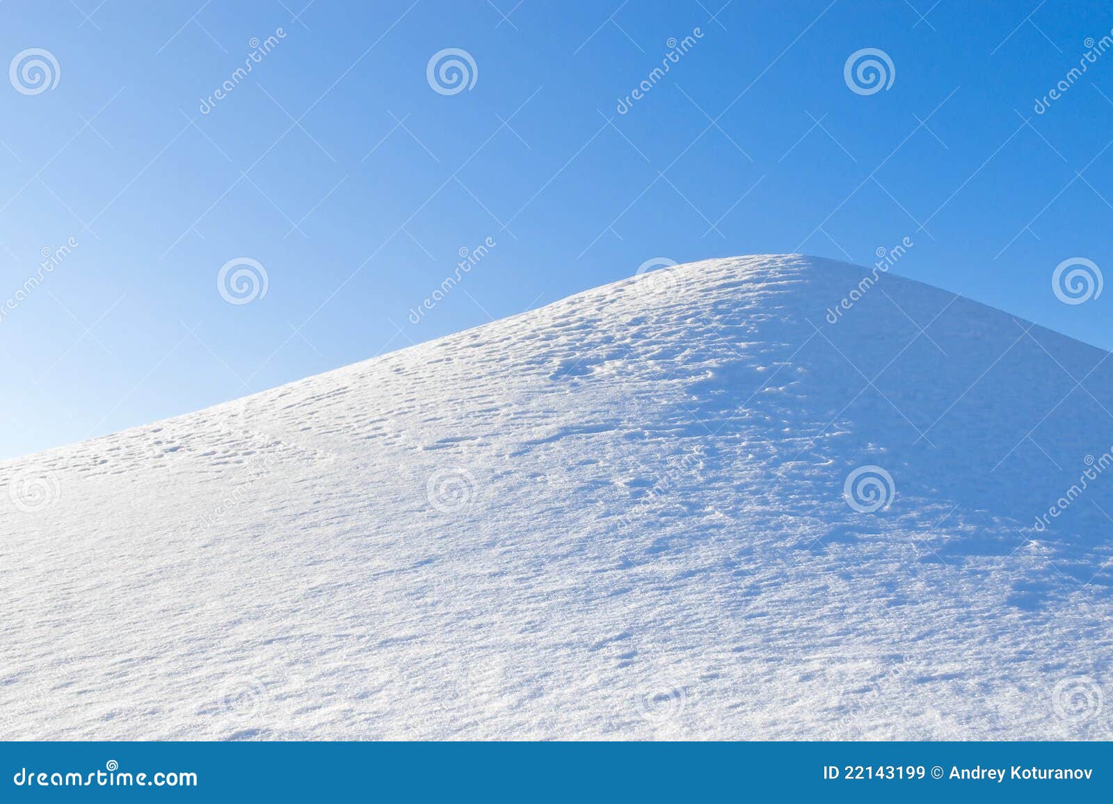 De heuvel van de sneeuw stock afbeelding. Image of weer - 22143199