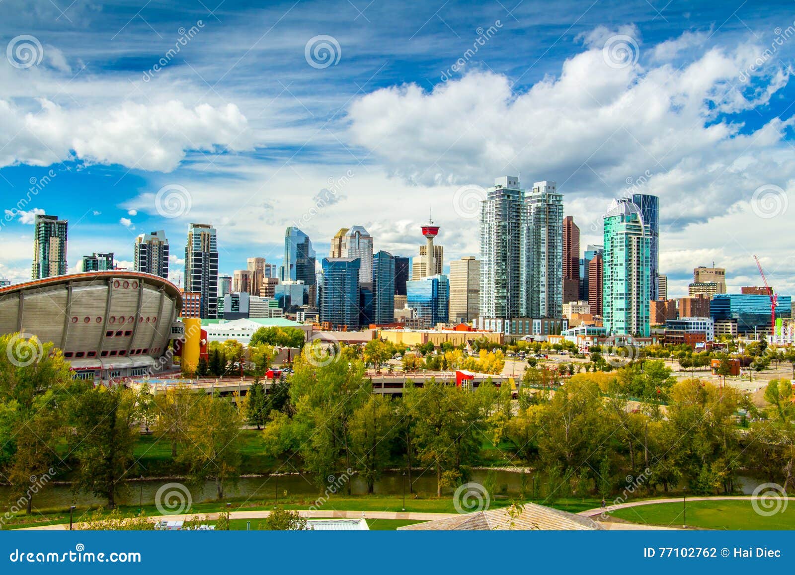 De horizon van Calgary redactionele fotografie. Image of calgary - 77102762