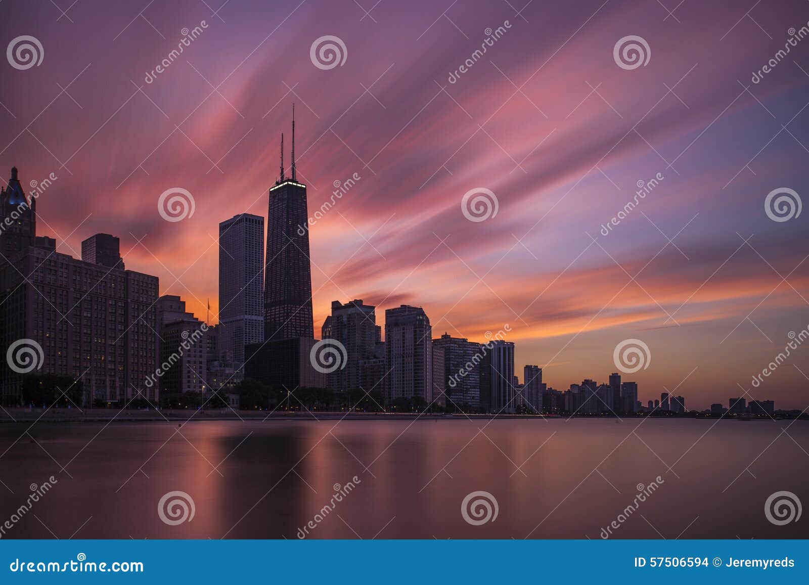 De Horizon Van Chicago Bij Zonsondergang Stock Foto - Image of ...