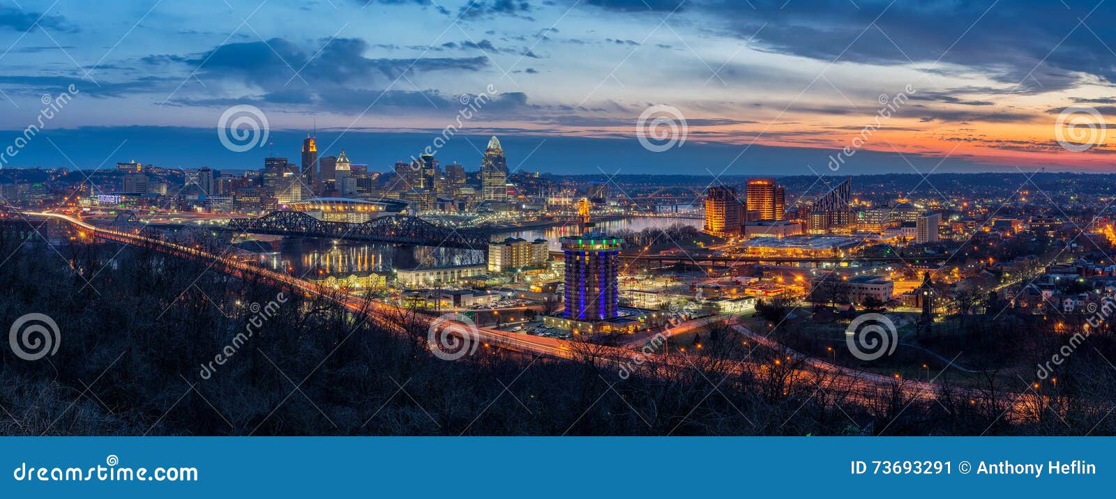 De Horizon Van Cincinnati, Toneelzonsopgang, Ohio Stock Afbeelding ...