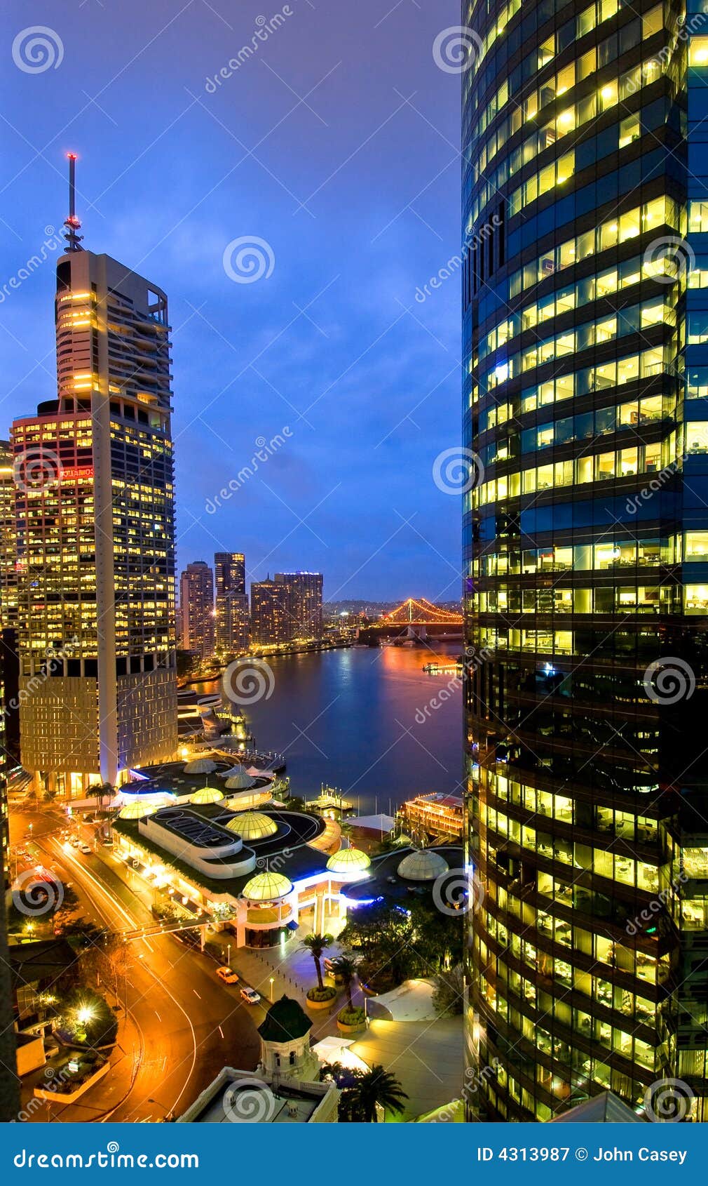 De Horizon Van De Stad Van Brisbane Stock Afbeelding - Image of ...
