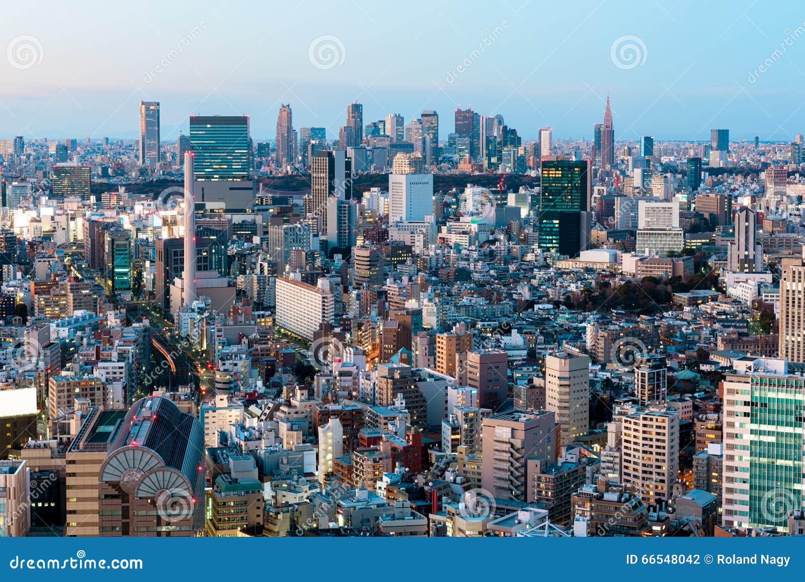 De horizon van Tokyo stock foto. Image of ligplaats, metropolitaans ...