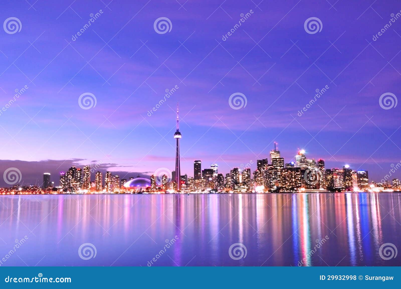 De Horizon van Toronto stock foto. Image of nachttijd - 29932998