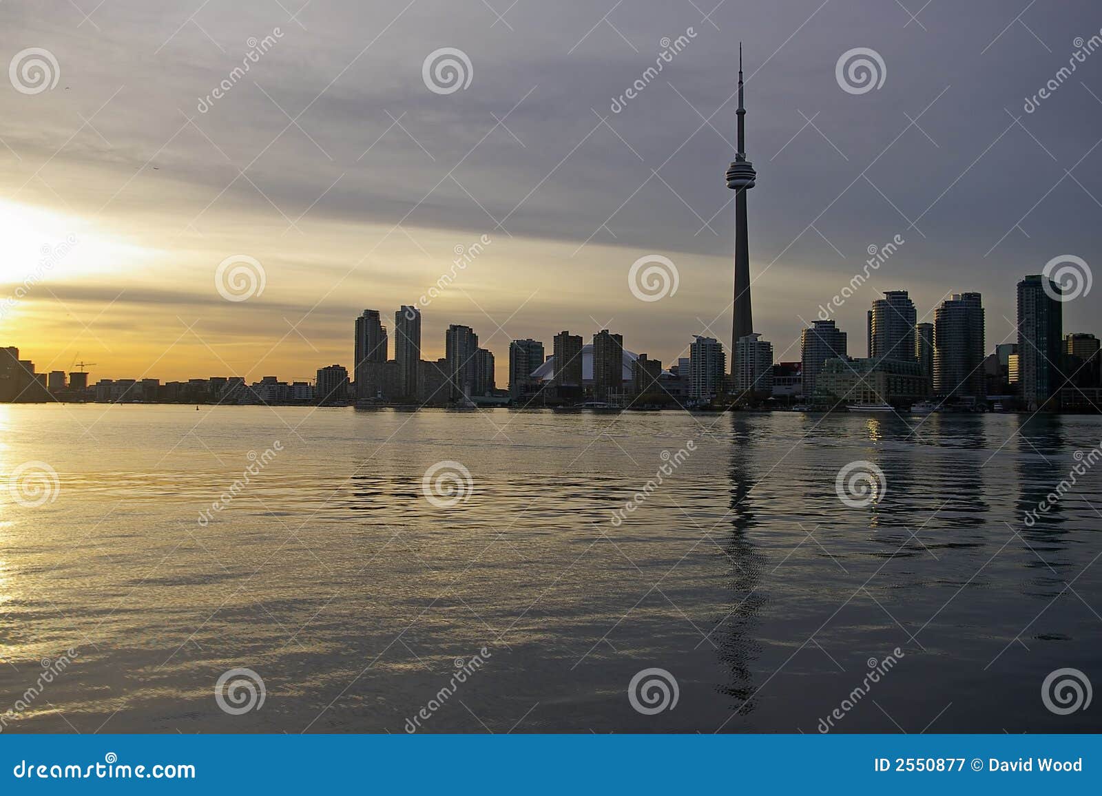 De Horizon Van Toronto Van De Zonsondergang Stock Afbeelding - Image of ...