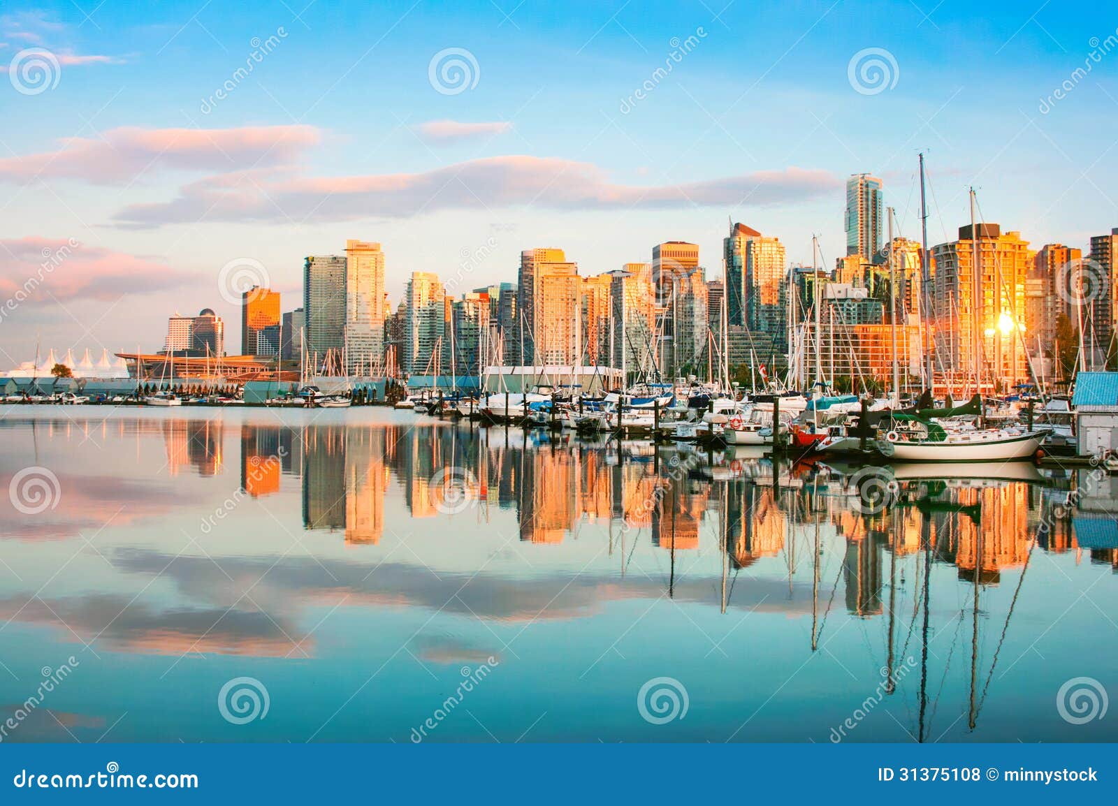 De Horizon Van Vancouver Bij Zonsondergang, BC, Canada Stock Foto ...