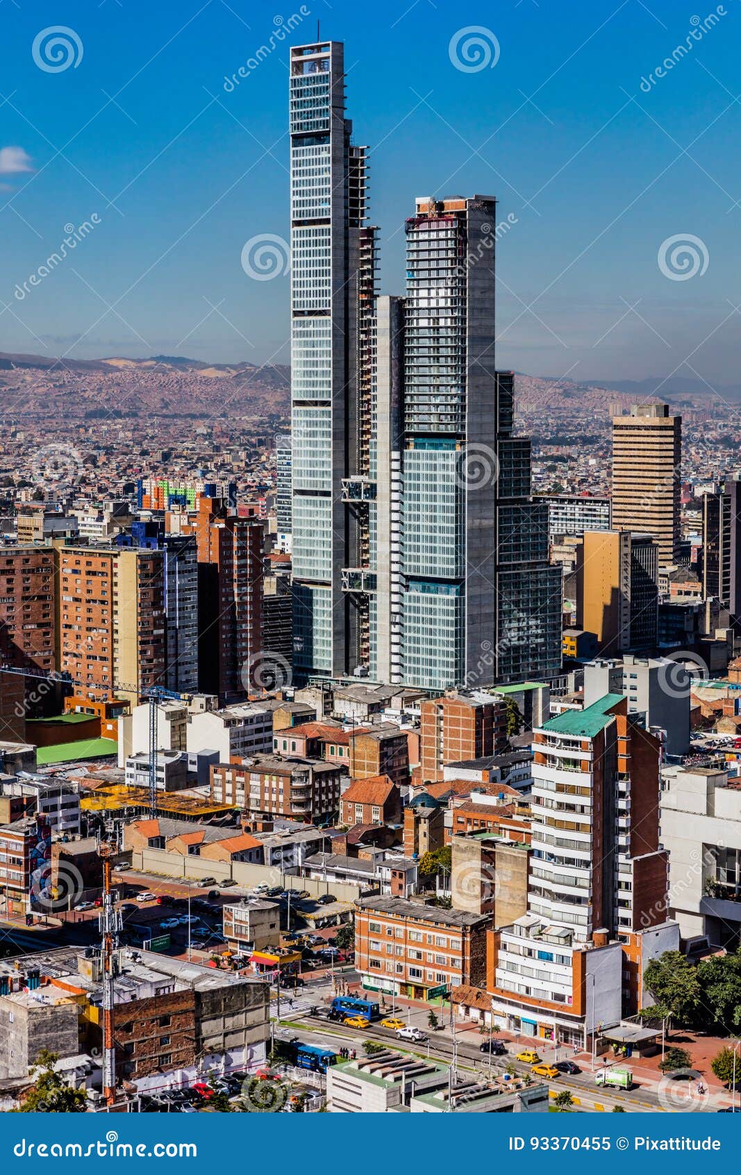 De Horizoncityscape Colombia Van Bogota Stock Afbeelding - Image of ...