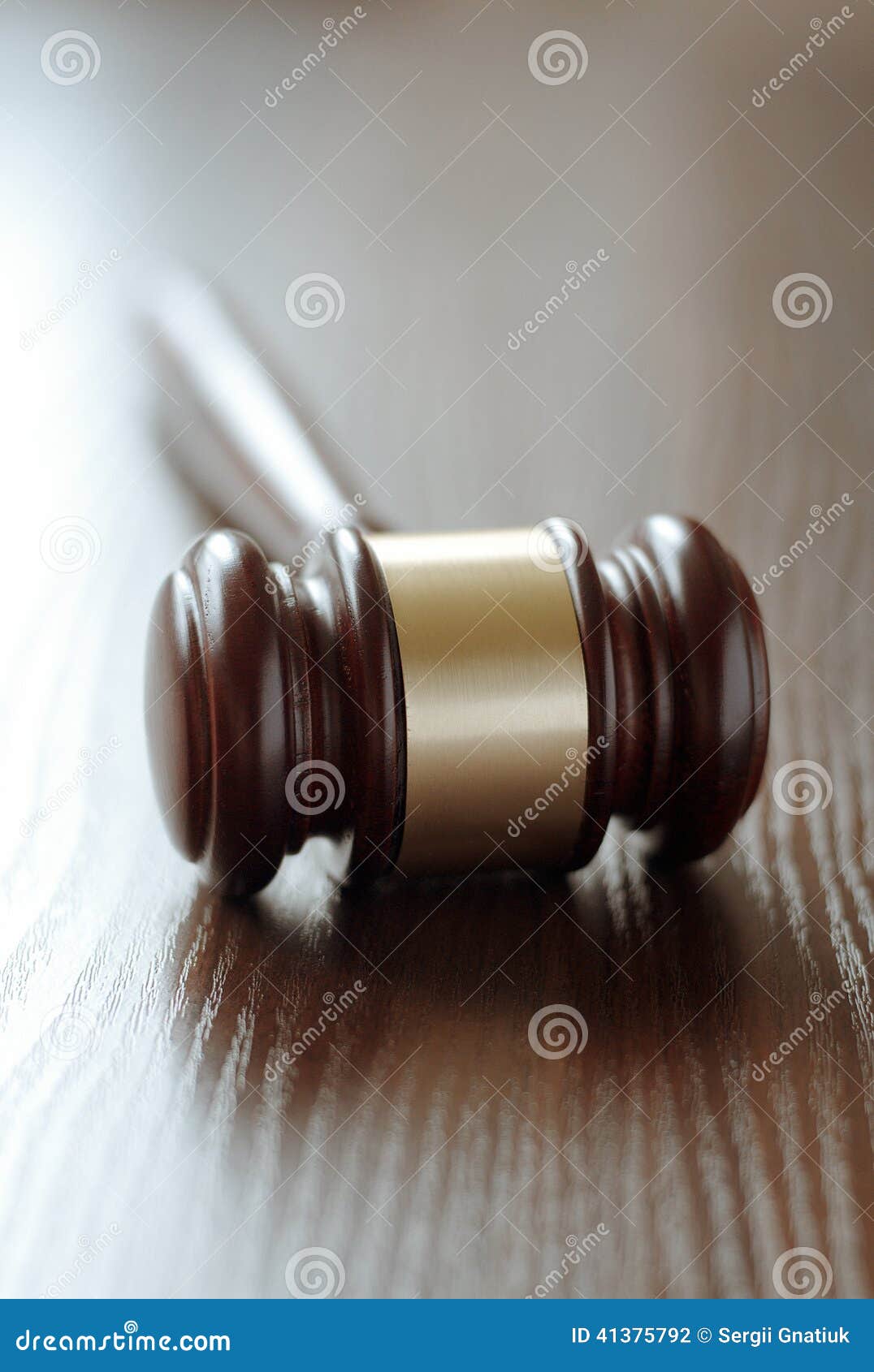 De Houten Hamer Van Rechters Stock Foto - Image of begrip, overtuiging ...