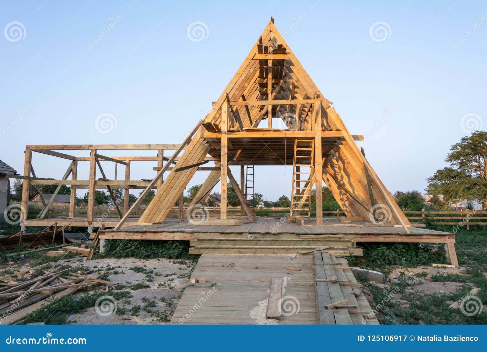 De Houten Structuur Van Het Gebouw De Houten Bouw Van Het Kaderhuis ...