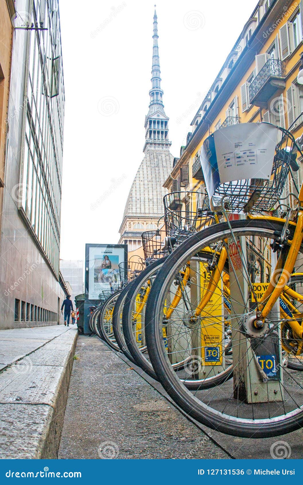 De Huur Van De Stadsfiets - Een Rij Van Fietsen Voor Huur Als Deel Van ... De Huur Van De Stadsfiets - Een Rij Van Fietsen Voor Huur Als Deel Van ...