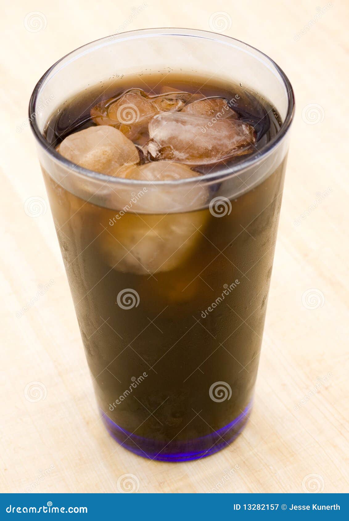 De Ijskoude Drank Van De Kola Stock Afbeelding - Image of patroon ...