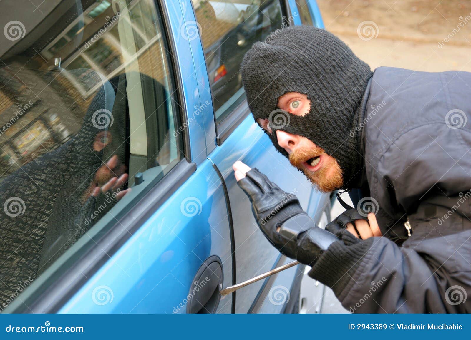 De inbraak van de auto stock afbeelding. Image of gevaarlijk - 2943389