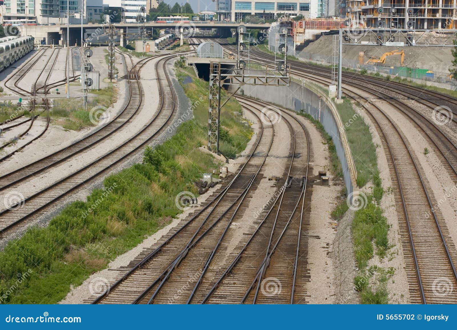 De Infrastructuur Van De Spoorweg Stock Foto - Image of aandacht, trein ...