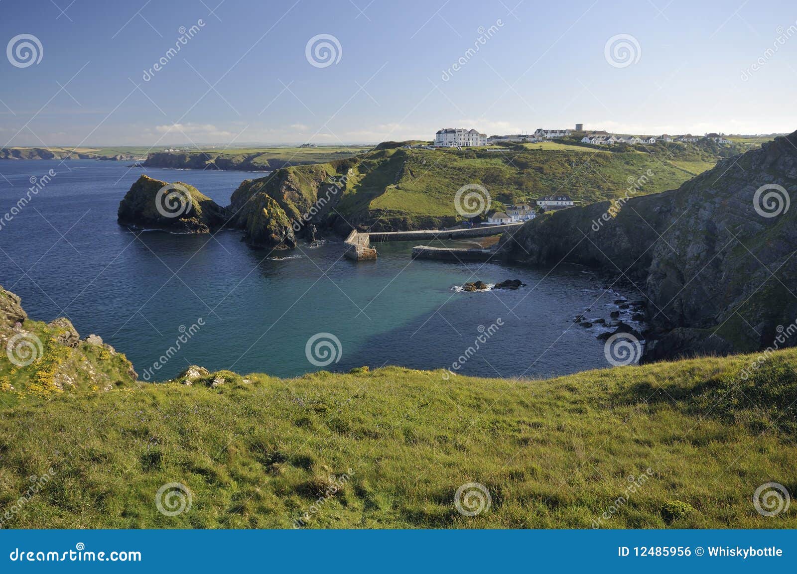 De Inham En De Haven Van De Verticale Raamstijl Stock Foto - Image of ...